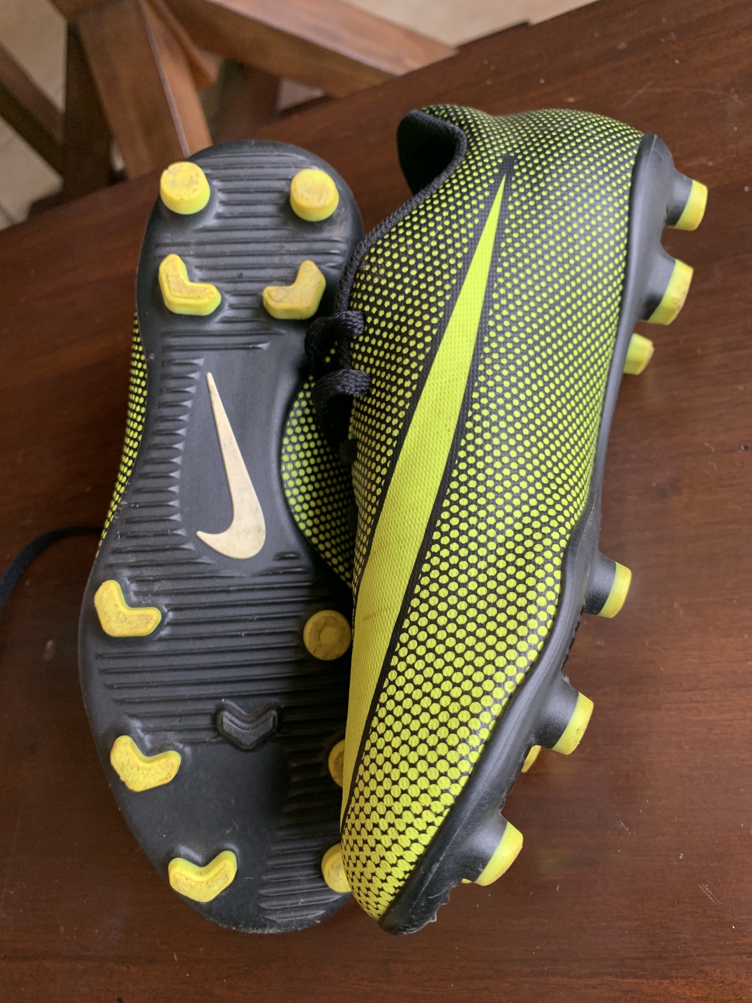 Yellow Nike Jr Bravata Soccer Cleats - Youth Size 2Y Boys Girls ...