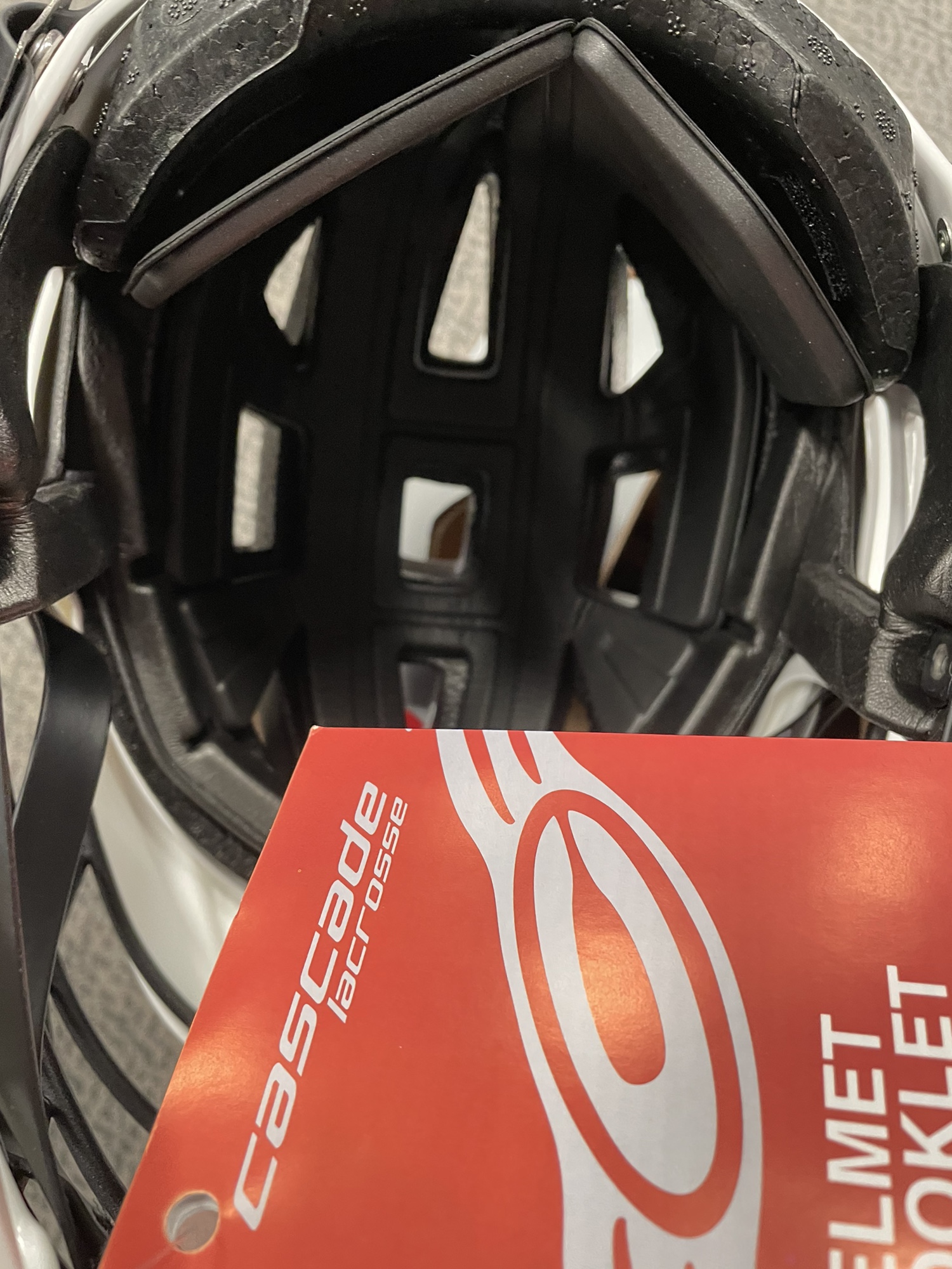 Cascade CPVR White Med/Large lacrosse helmet | SidelineSwap