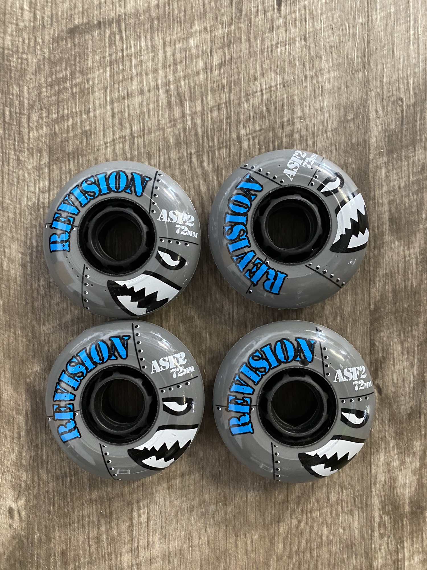 Inline & Roller Skating 4er 8er Set REVISION Classic green Hockey ...