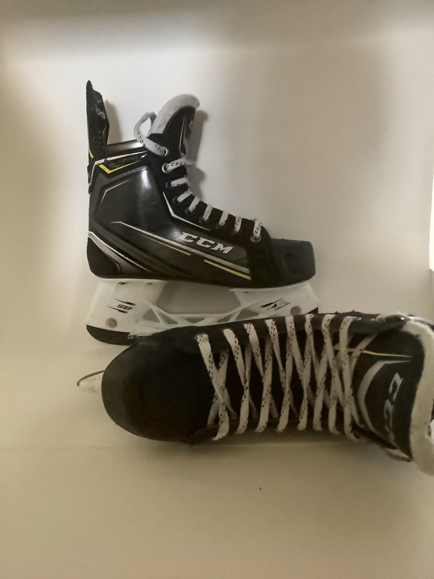 CCM Tacks Classic Pro+ Skates With SpeedBlade Black | SidelineSwap
