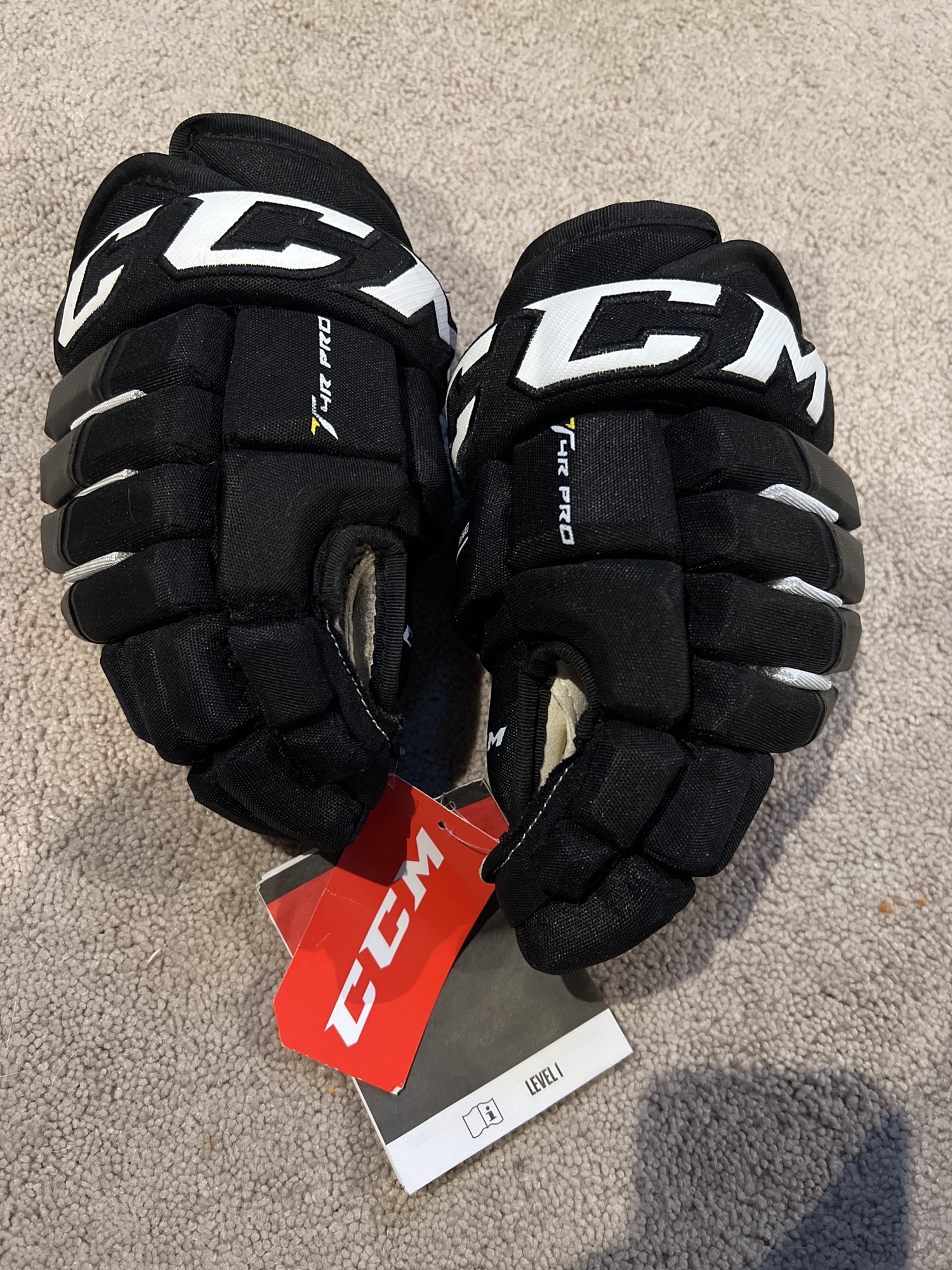 CCM 4r Pro Hockey Gloves | SidelineSwap