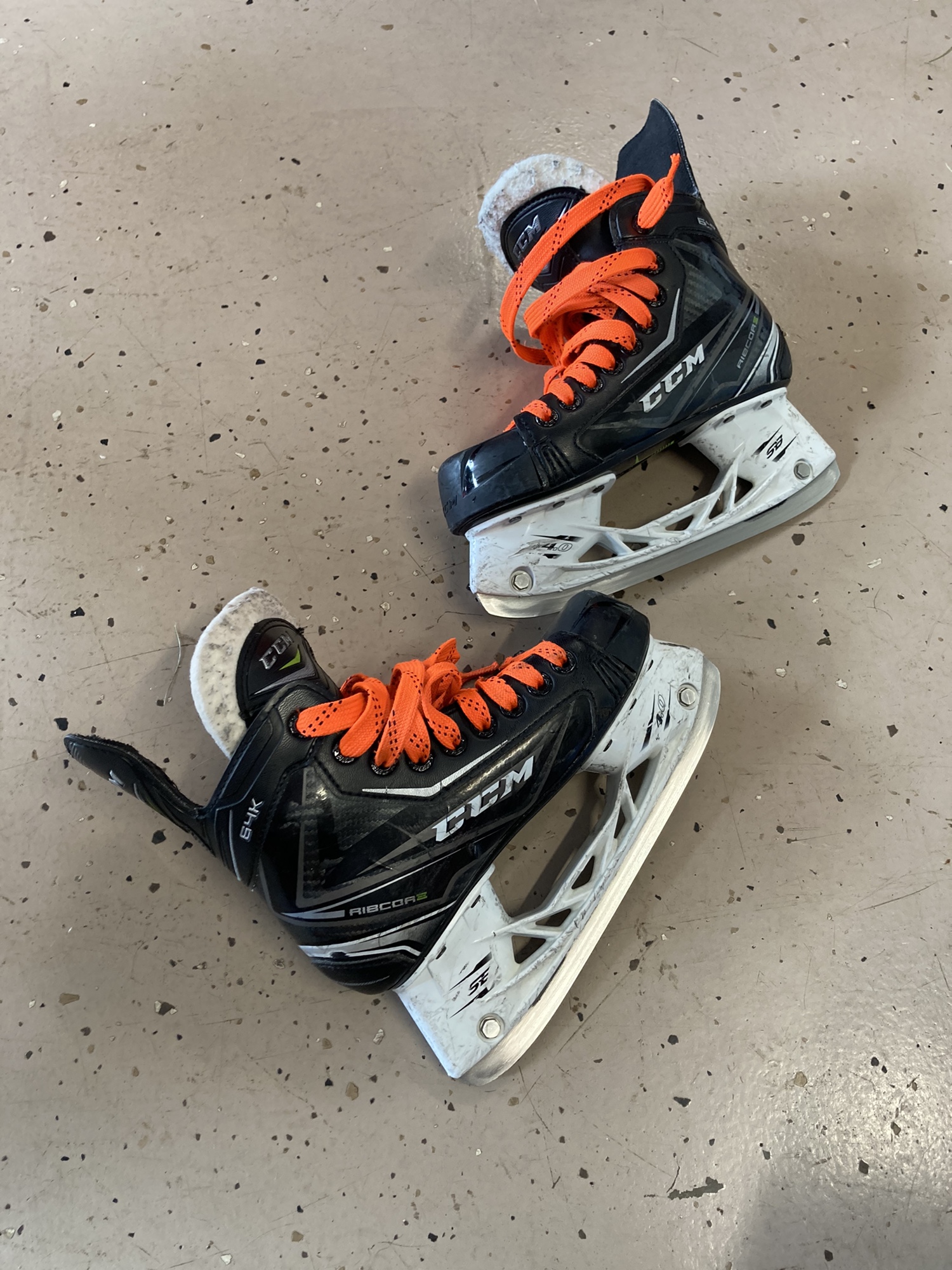 Ccm 64k ribcore skates size 1.5 | SidelineSwap