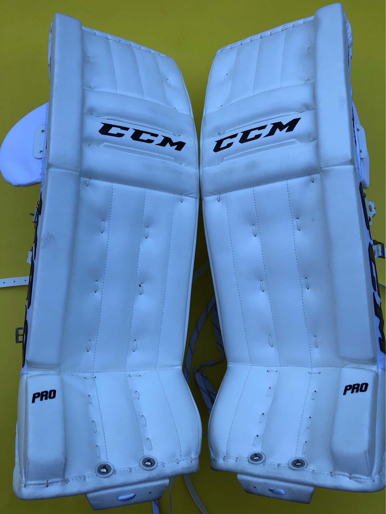 34+1” CCM E-FLEX 3 RETRO PRO Goalie Leg Pads | SidelineSwap