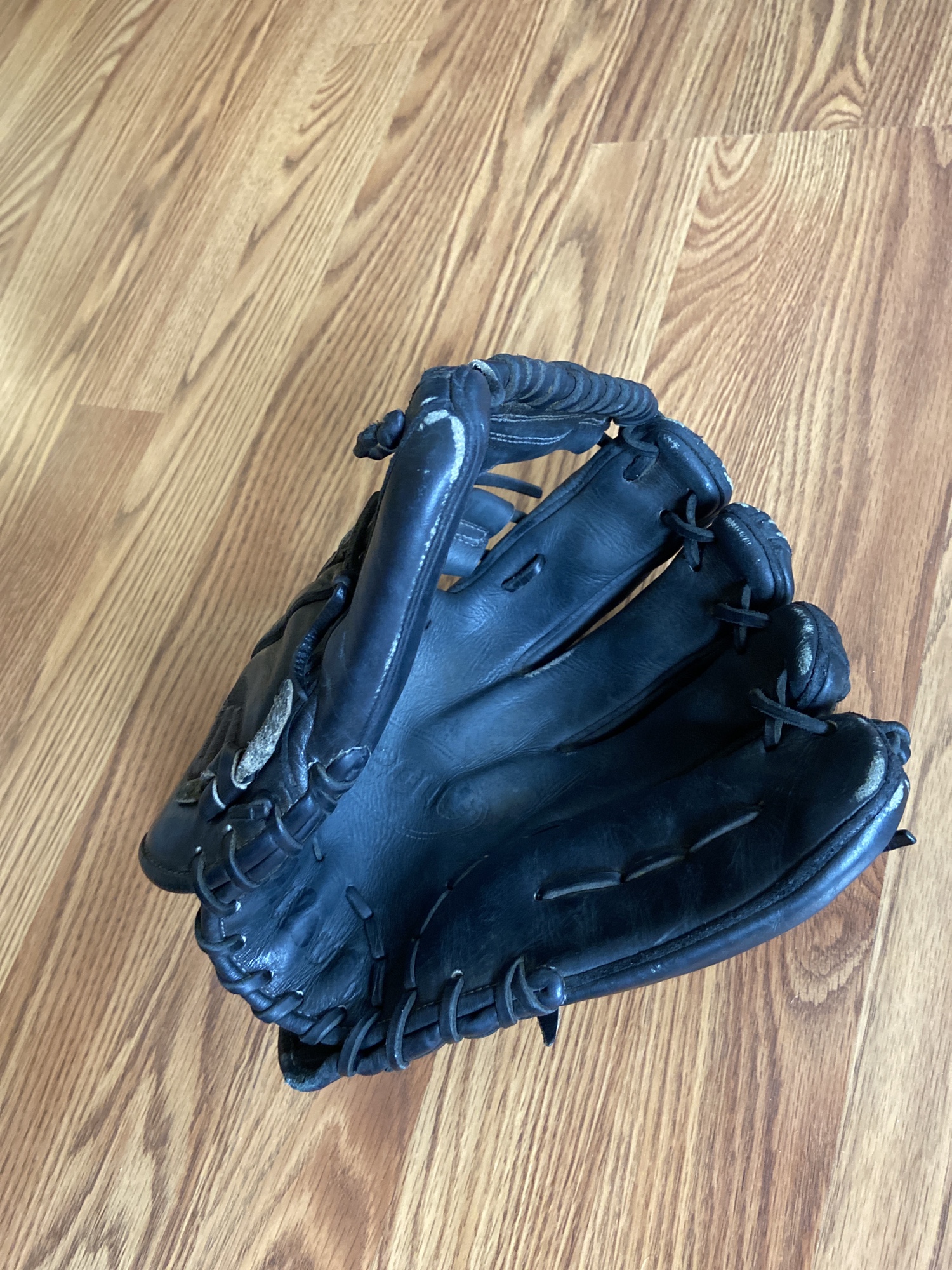 Wilson A2000 11.75inch | SidelineSwap