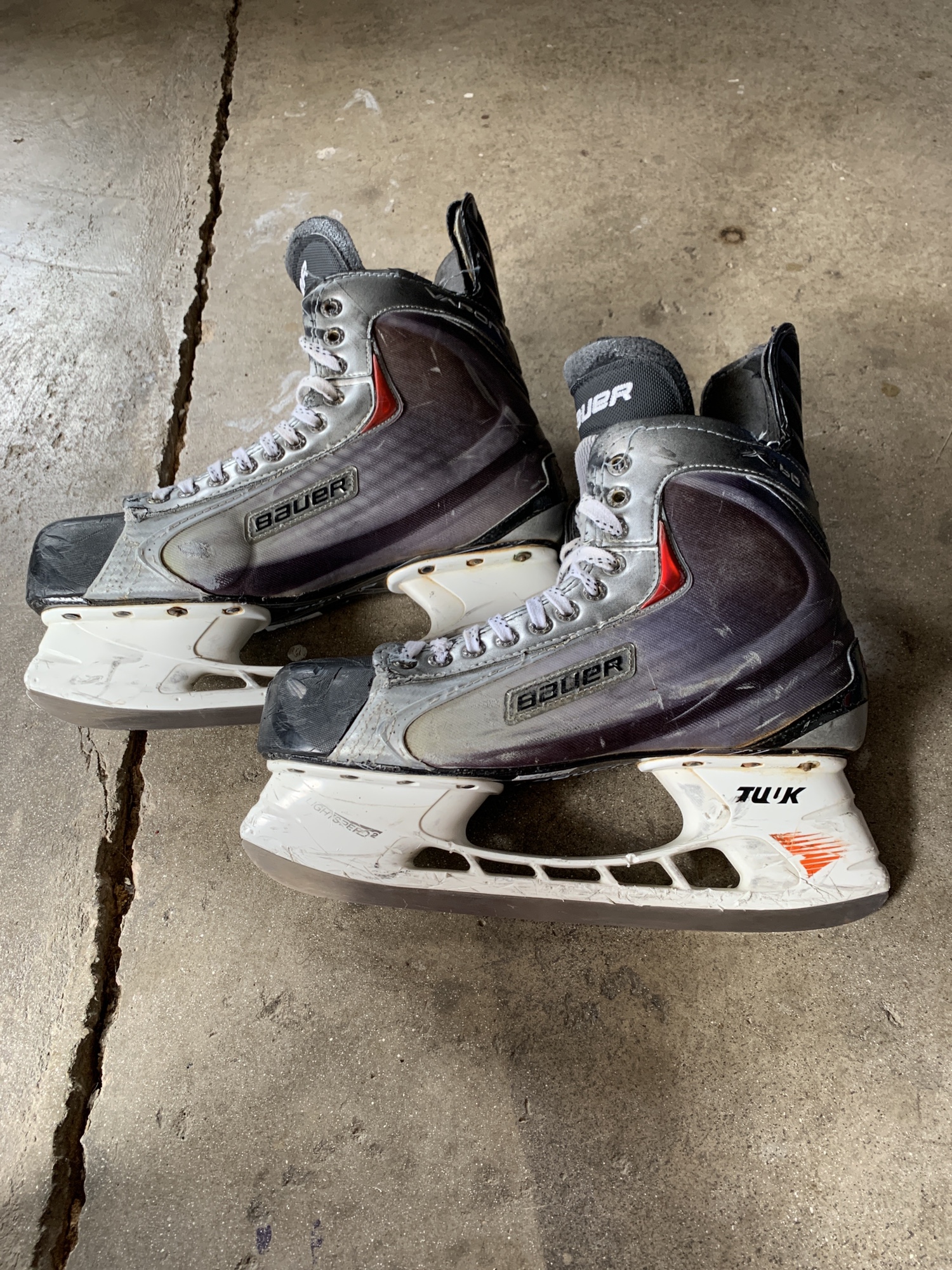 Used Bauer Regular Width Size 10.5 Vapor X60 Hockey Skates | SidelineSwap