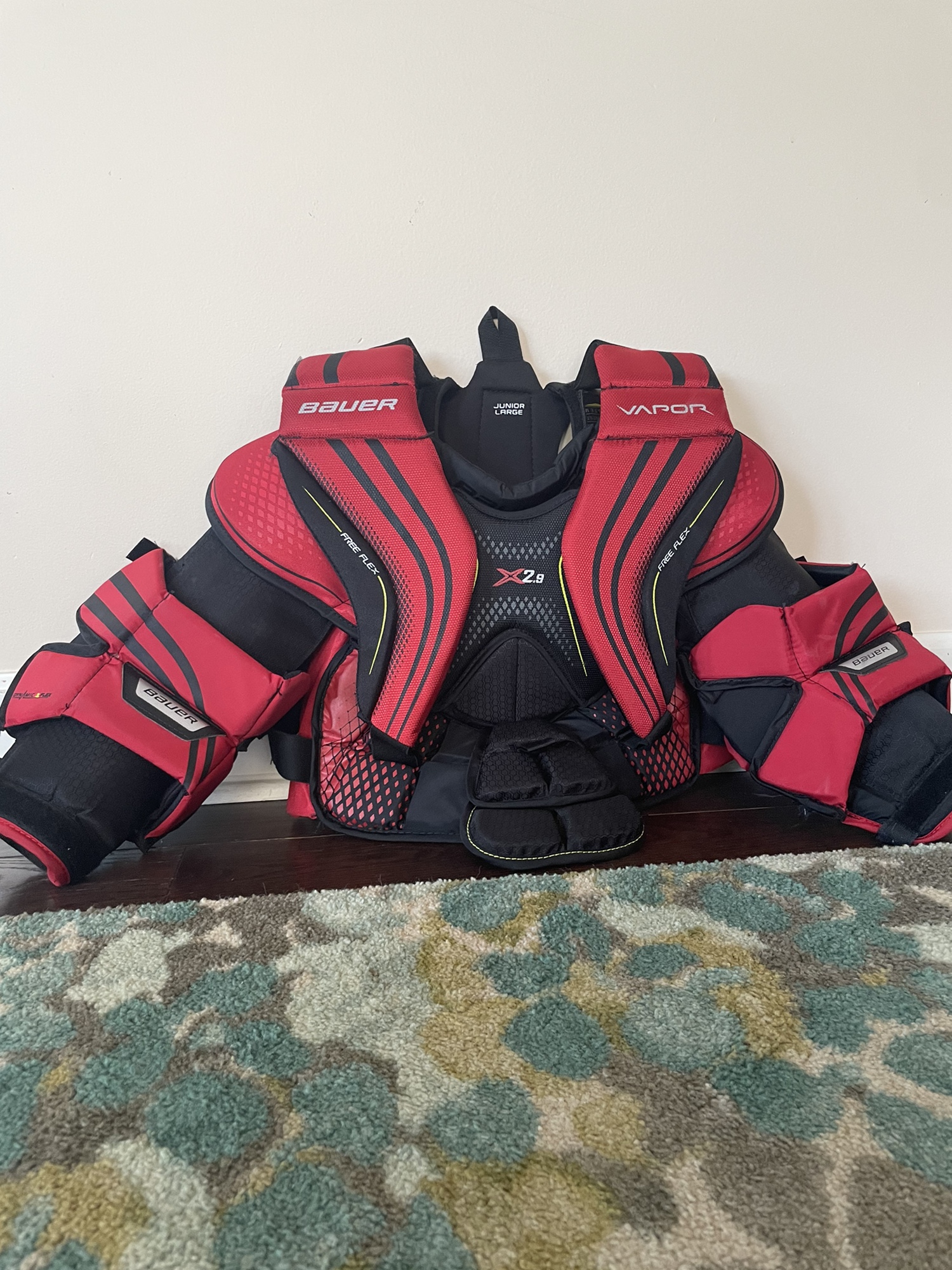 Used Junior Large Bauer Vapor X.2.9 Chest Protector | SidelineSwap