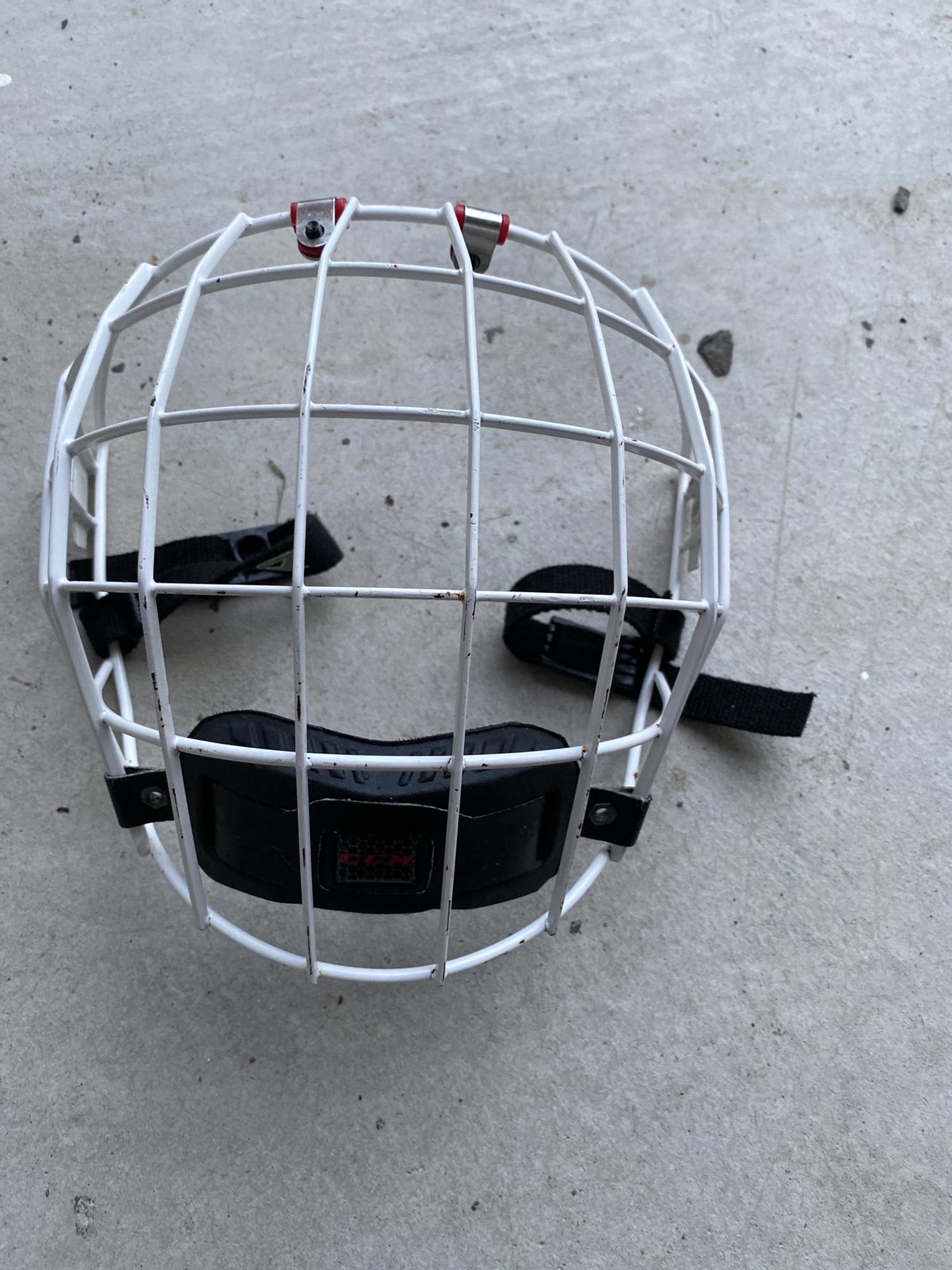 White CCM Cage Senior M | SidelineSwap