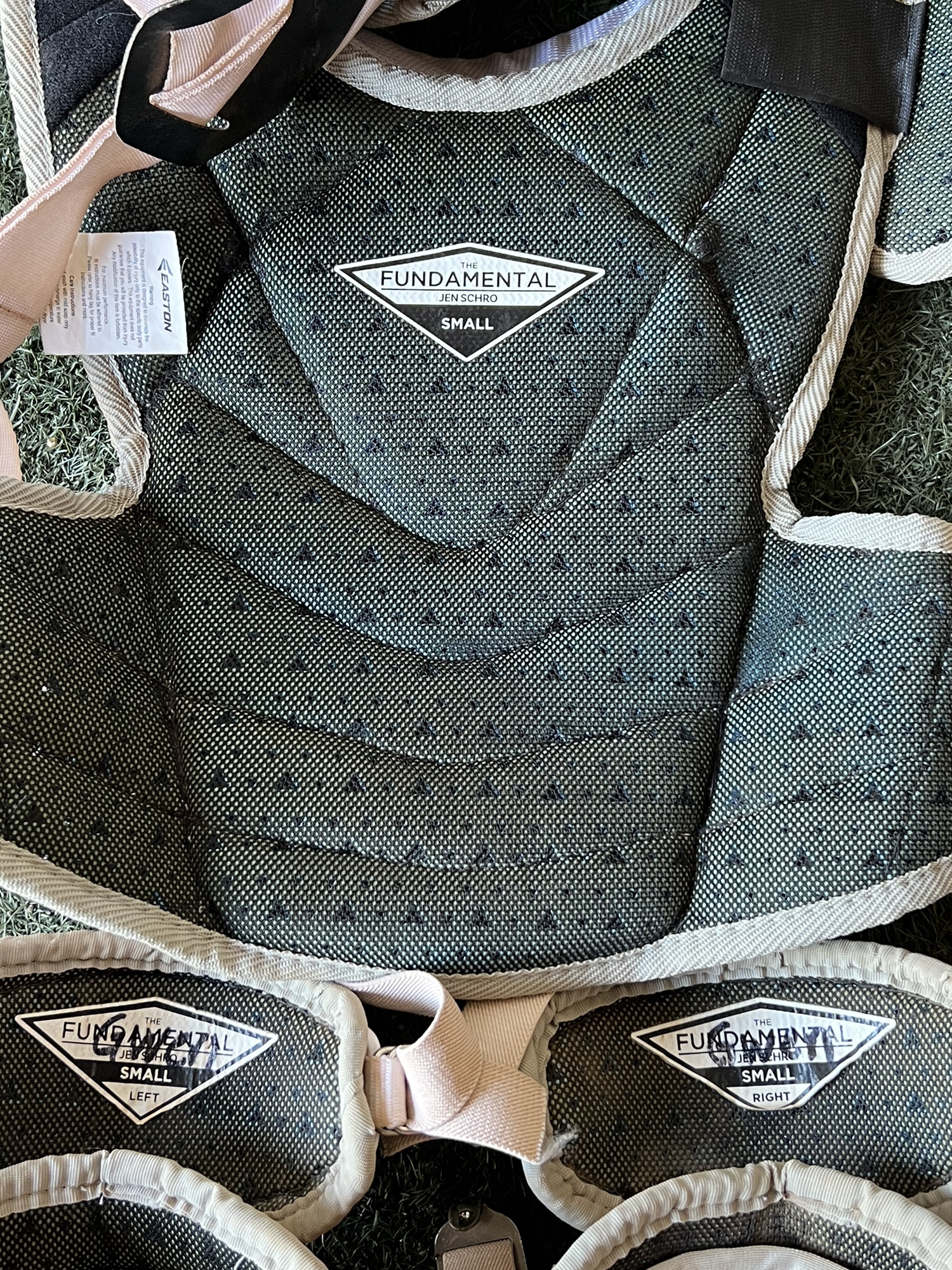 2020 Easton® Jen Schro The Very Best™ Fastpitch Catcher’s Set ...