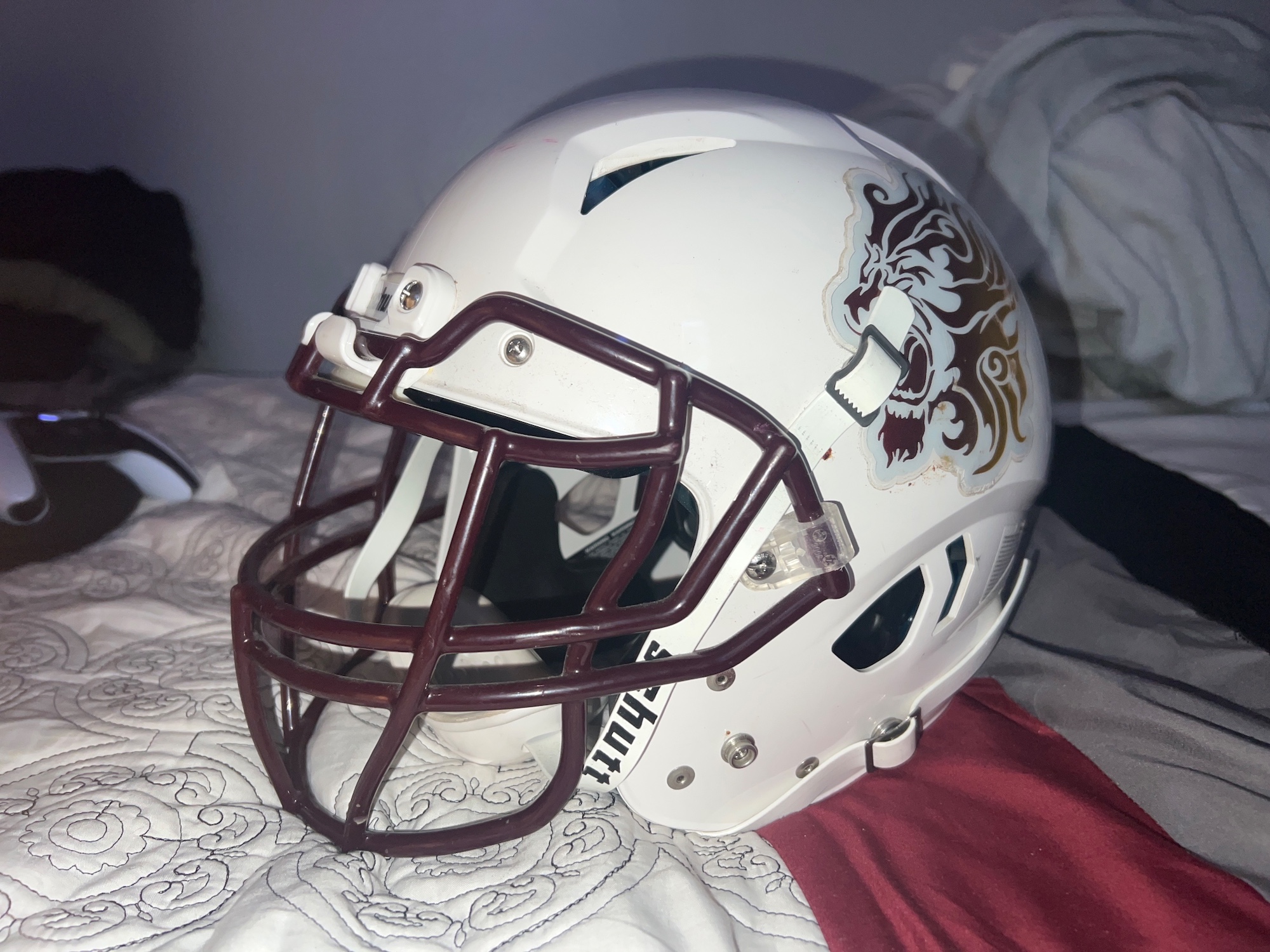 2019 Adult Schutt Vengeance Pro Football Helmet | SidelineSwap