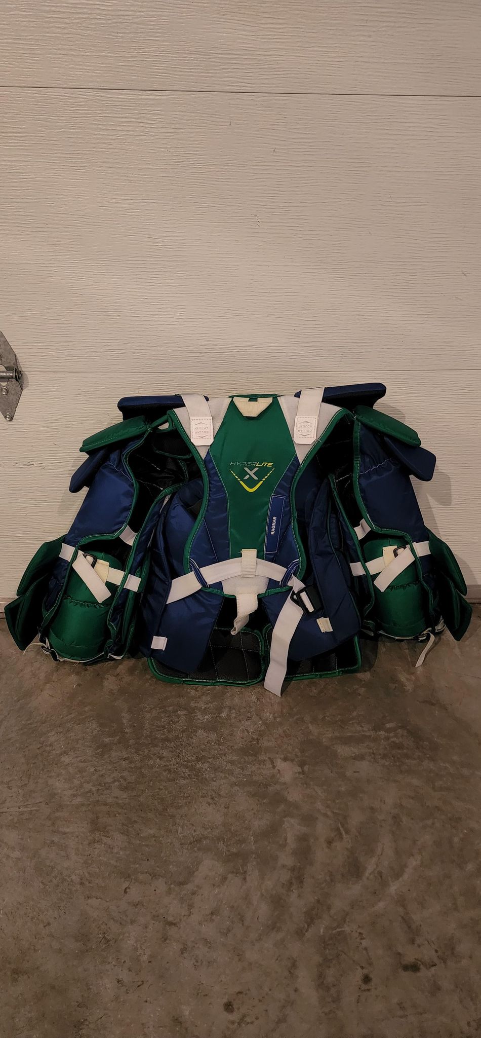 Custom Bauer Hyperlite Chest Protector (Medium) (Beefed up) | SidelineSwap