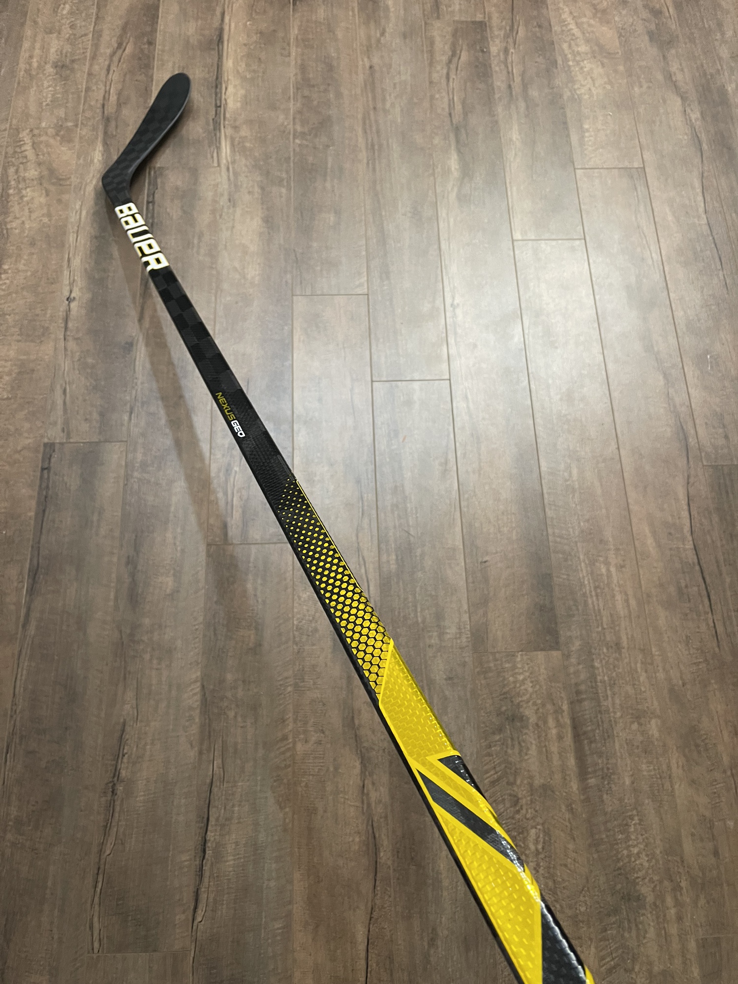 Bauer Nexus Geo 82 Flex P28 RH | SidelineSwap