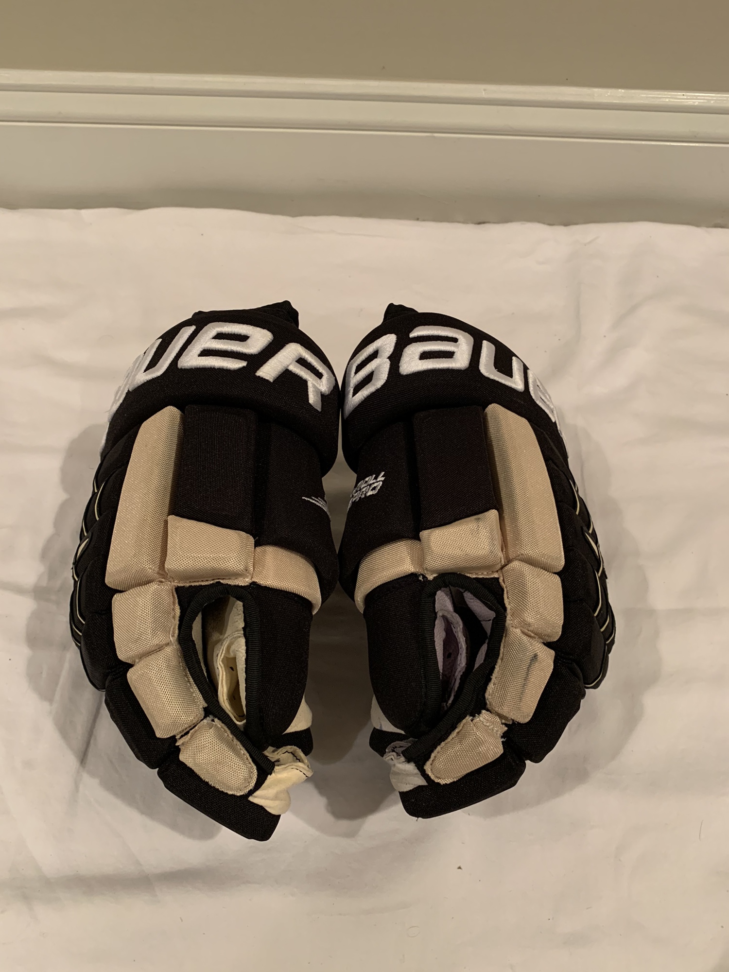 Pittsburgh Penguins 15” Pro Stock Bauer 4-Roll Pro Gloves | SidelineSwap