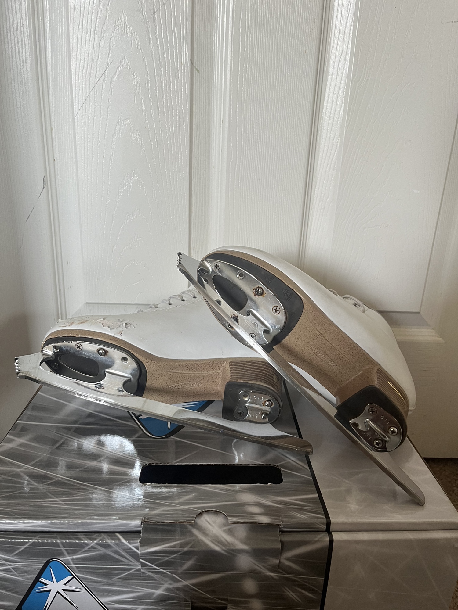 Jackson Freestyles Size 6.5 Figure Skates | SidelineSwap