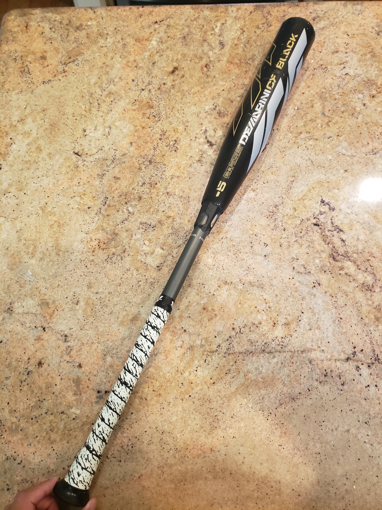 GREAT SHAPE DeMarini CF Zen Black Bat 32/27 (-5) | SidelineSwap