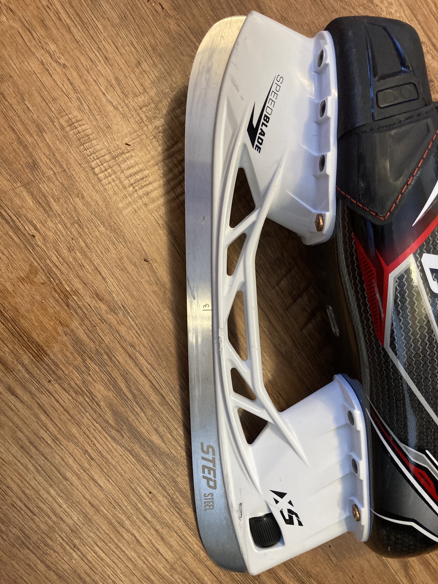 Used CCM Regular Width Size 8 JetSpeed FT490 Hockey Skates With Step ...