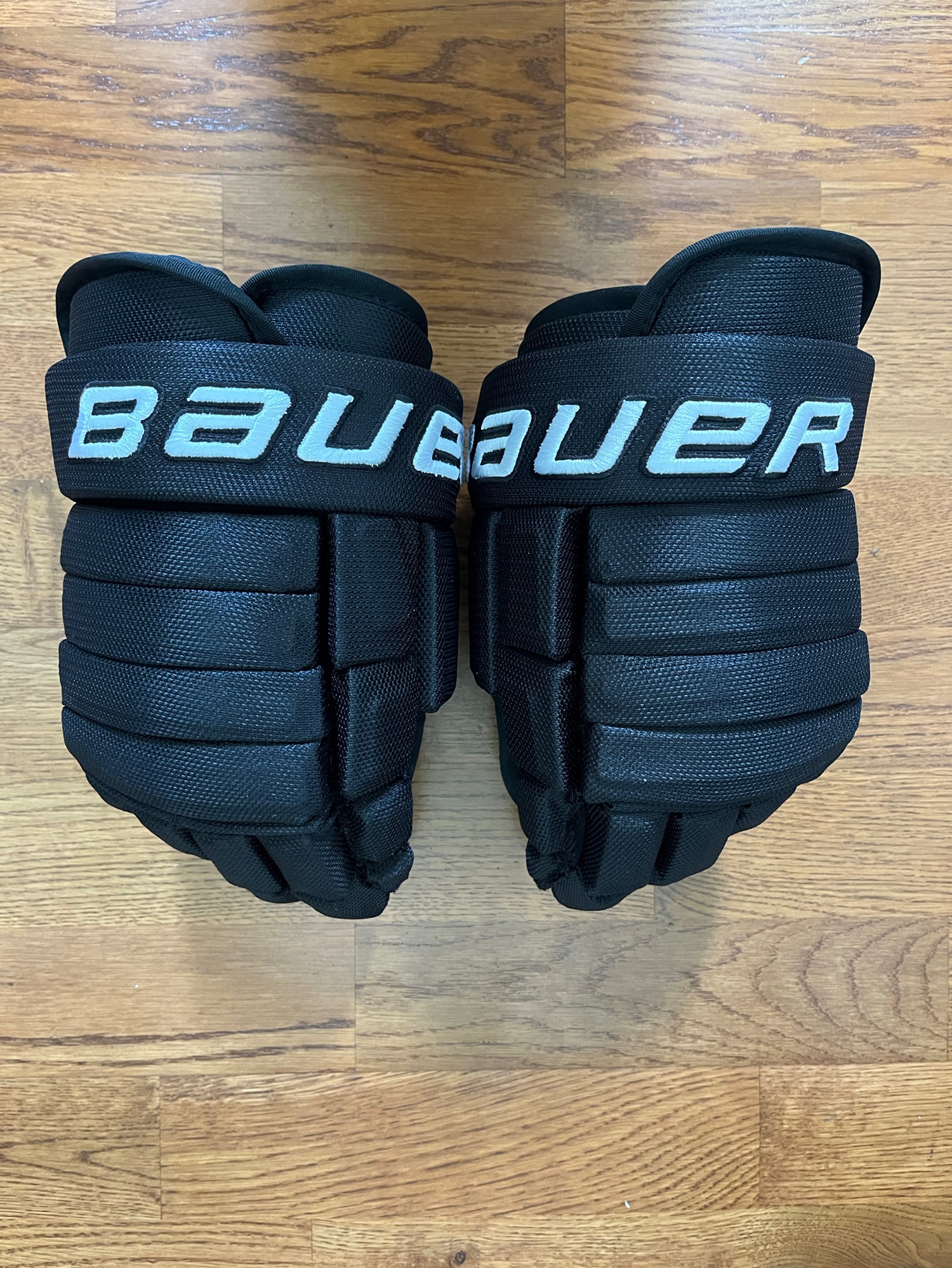 Brand New Bauer 4 Roll Pro Team Hockey Gloves 12" | SidelineSwap