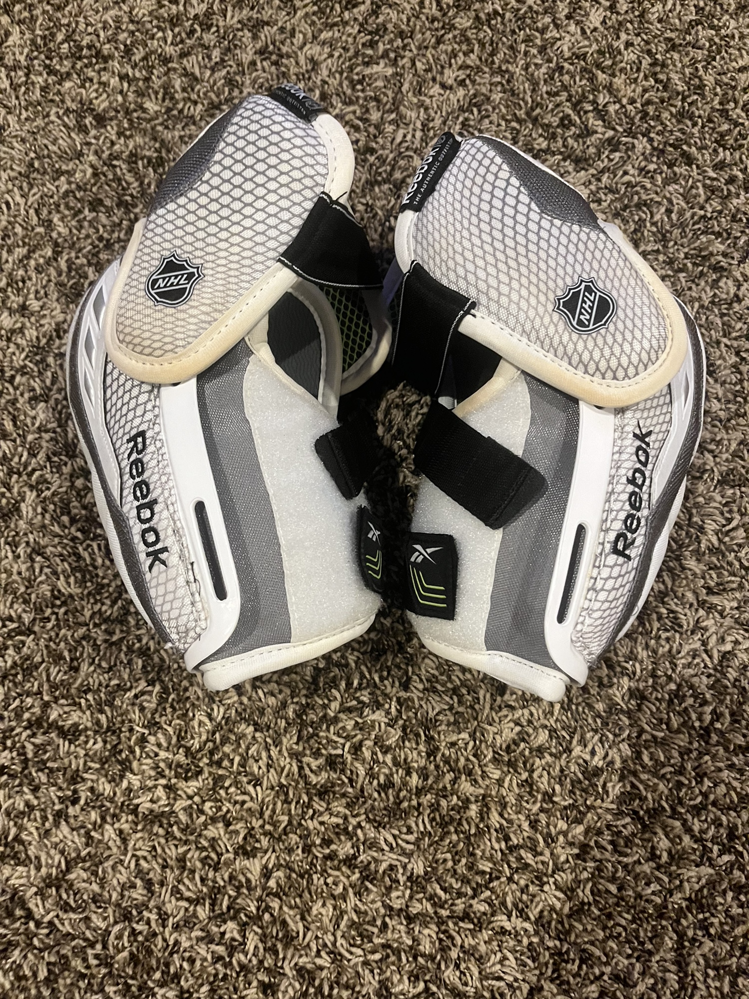 Reebok Pro Stock 20K Pro Elbow Pads | SidelineSwap