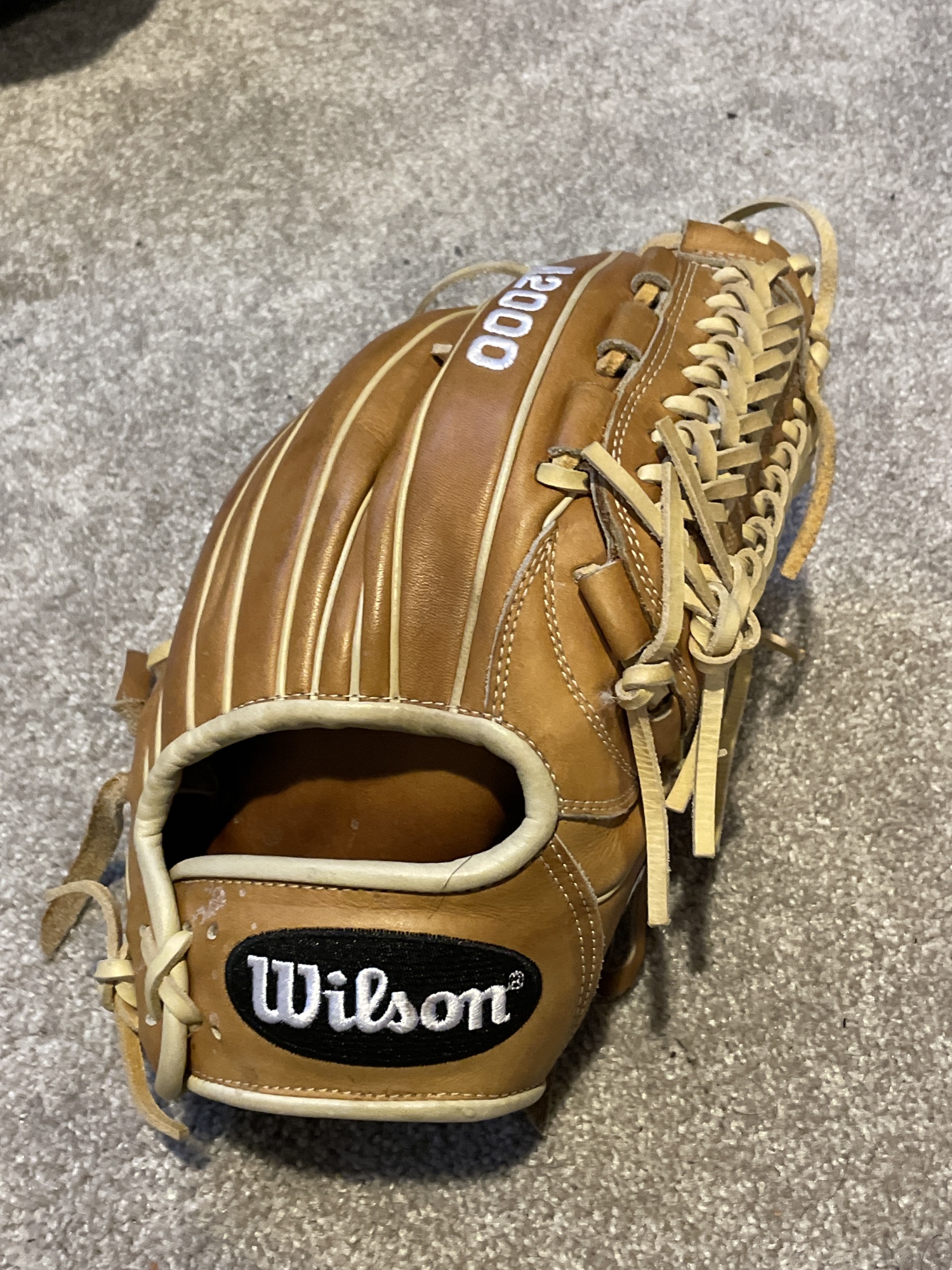 Wilson A2000 D33 11.75 | SidelineSwap