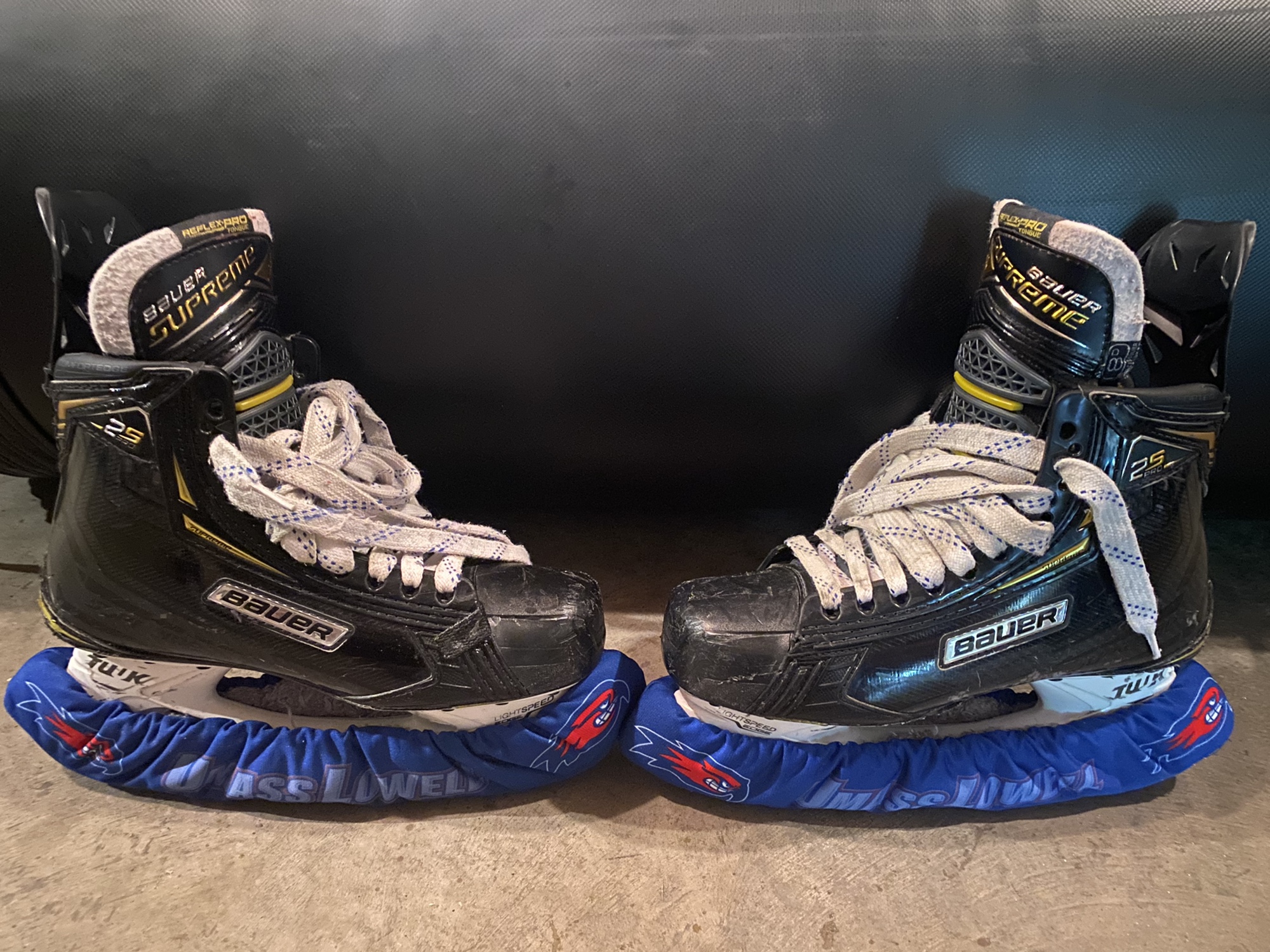 Senior Bauer Regular Width Pro Stock Size 8 Supreme 2S Pro Hockey ...
