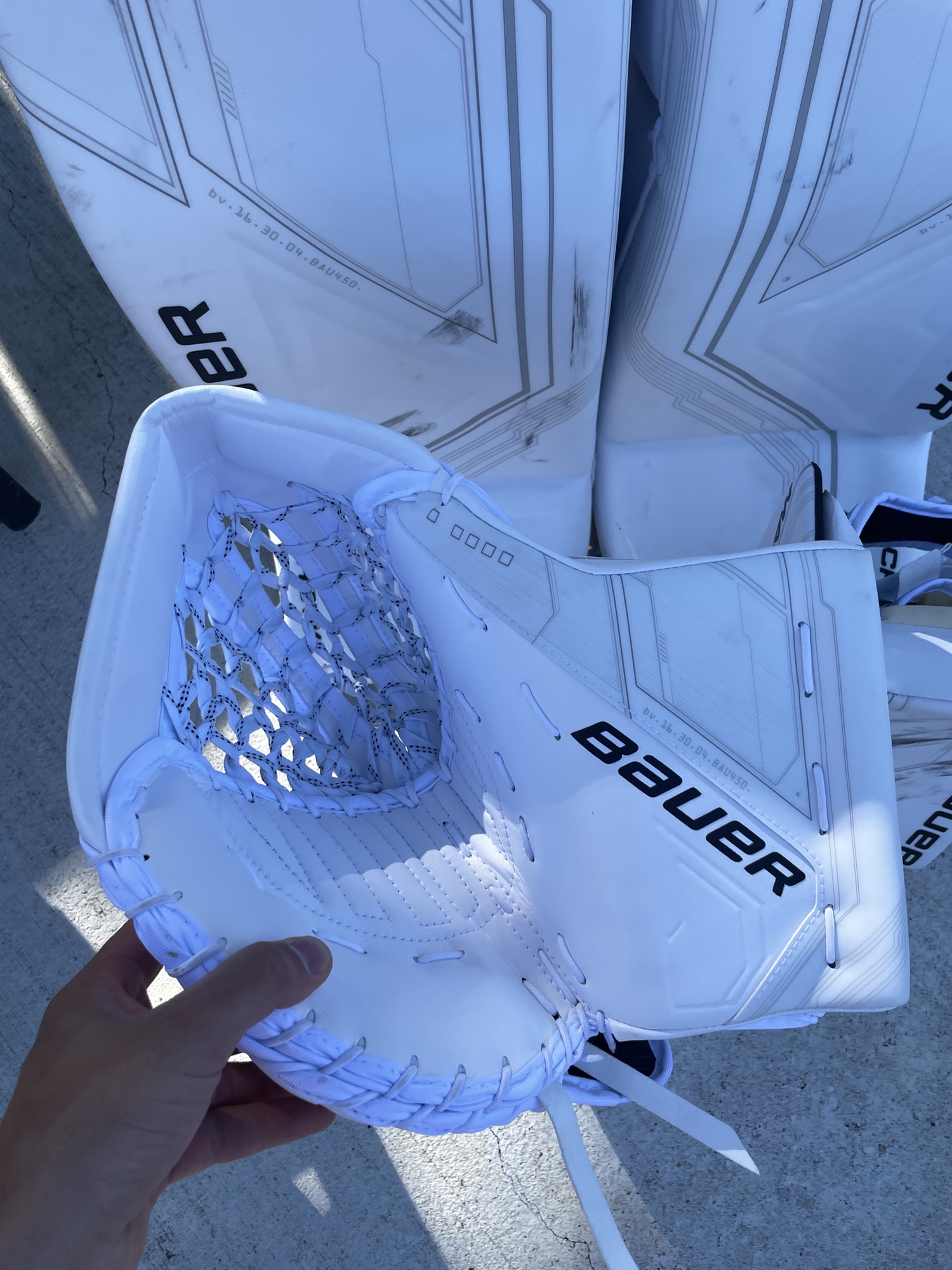 Bauer MACH Large full right set | SidelineSwap