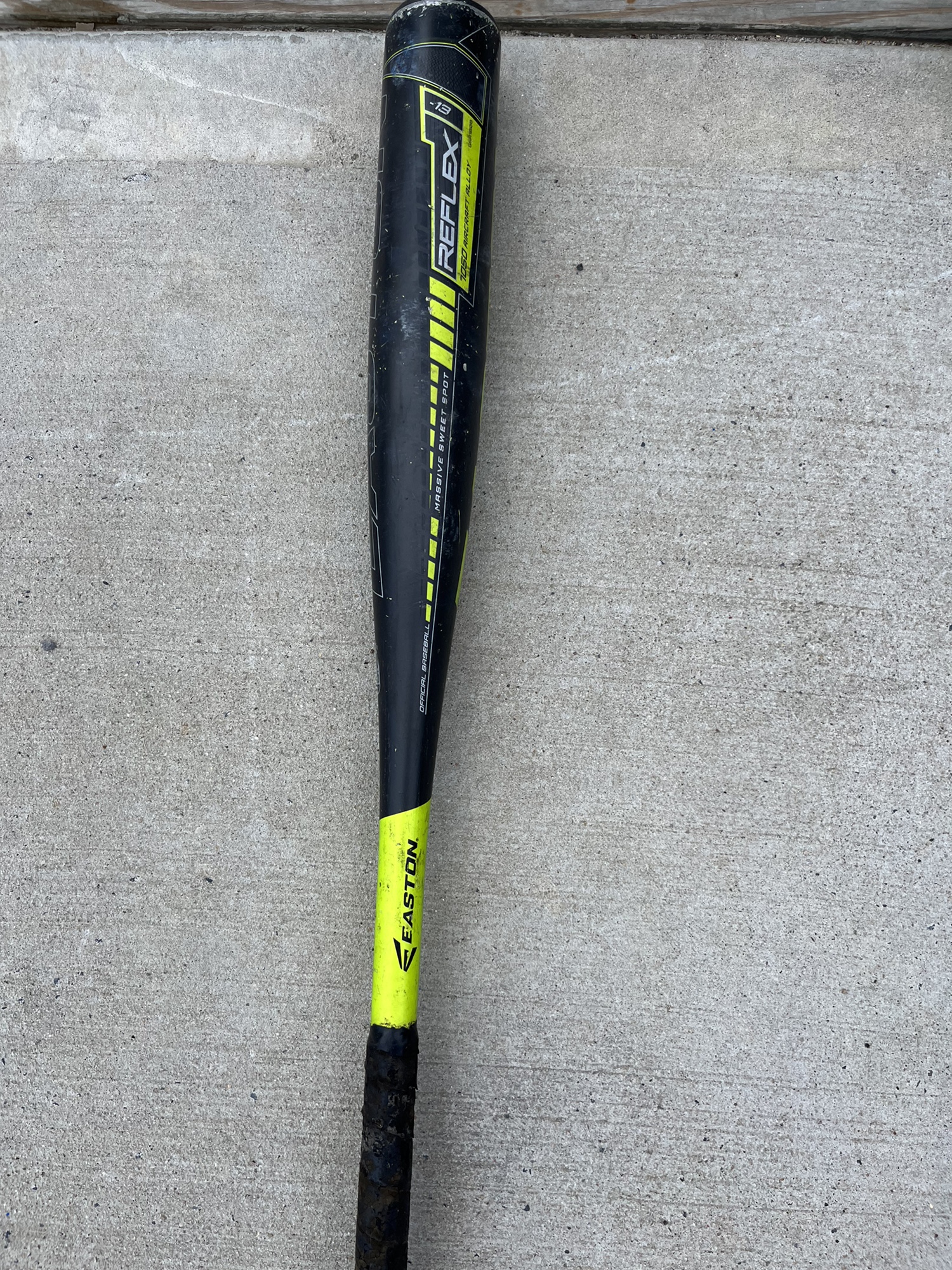 Used Easton (-13) 16 oz 29" Reflex Bat | SidelineSwap
