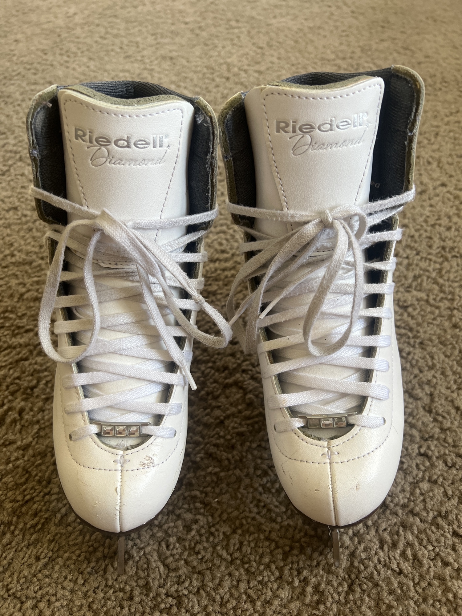 Riedell Diamond 33 White Figure Skates size 3 | SidelineSwap