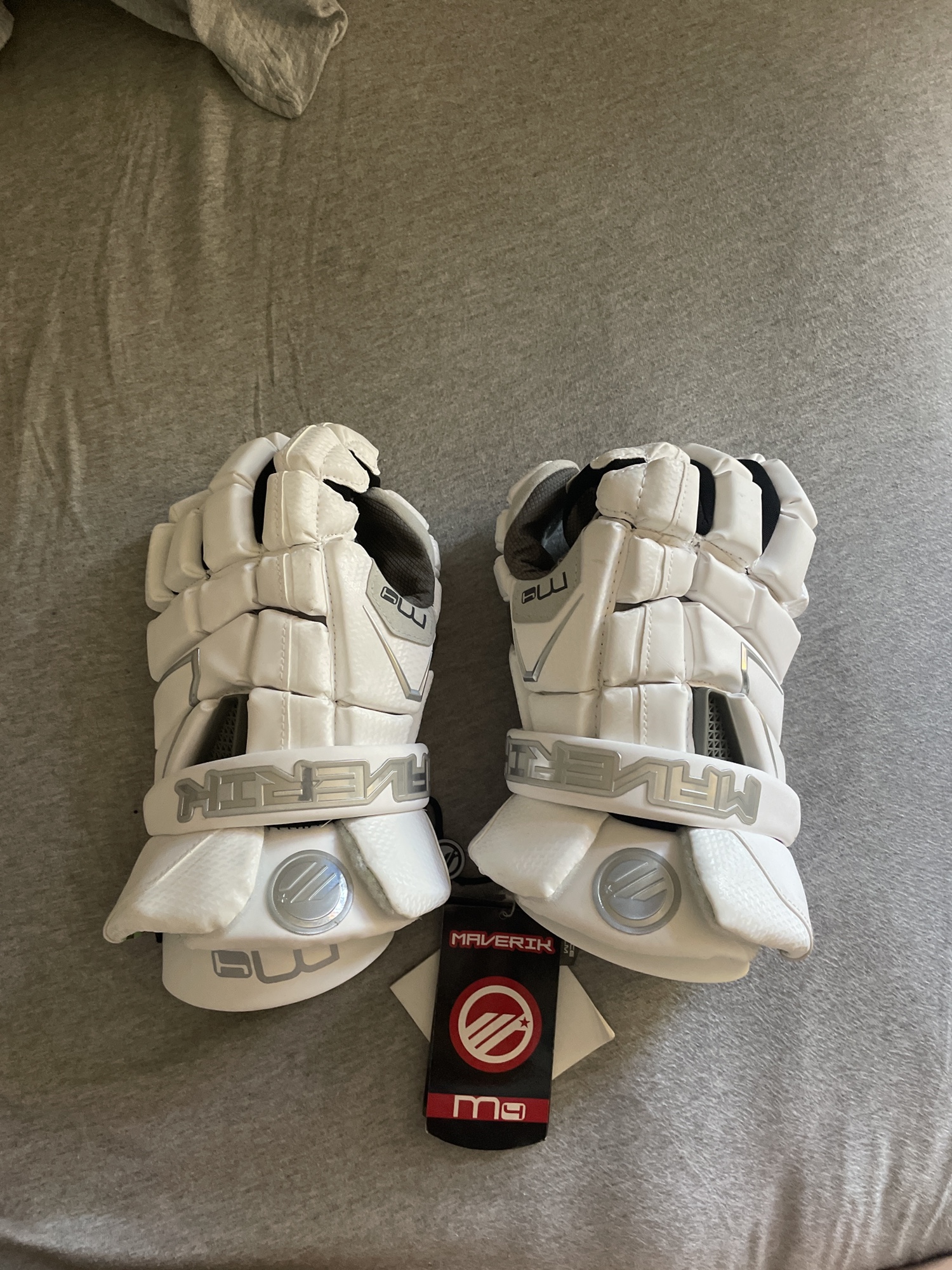 Maverick M4 lacrosse gloves | SidelineSwap
