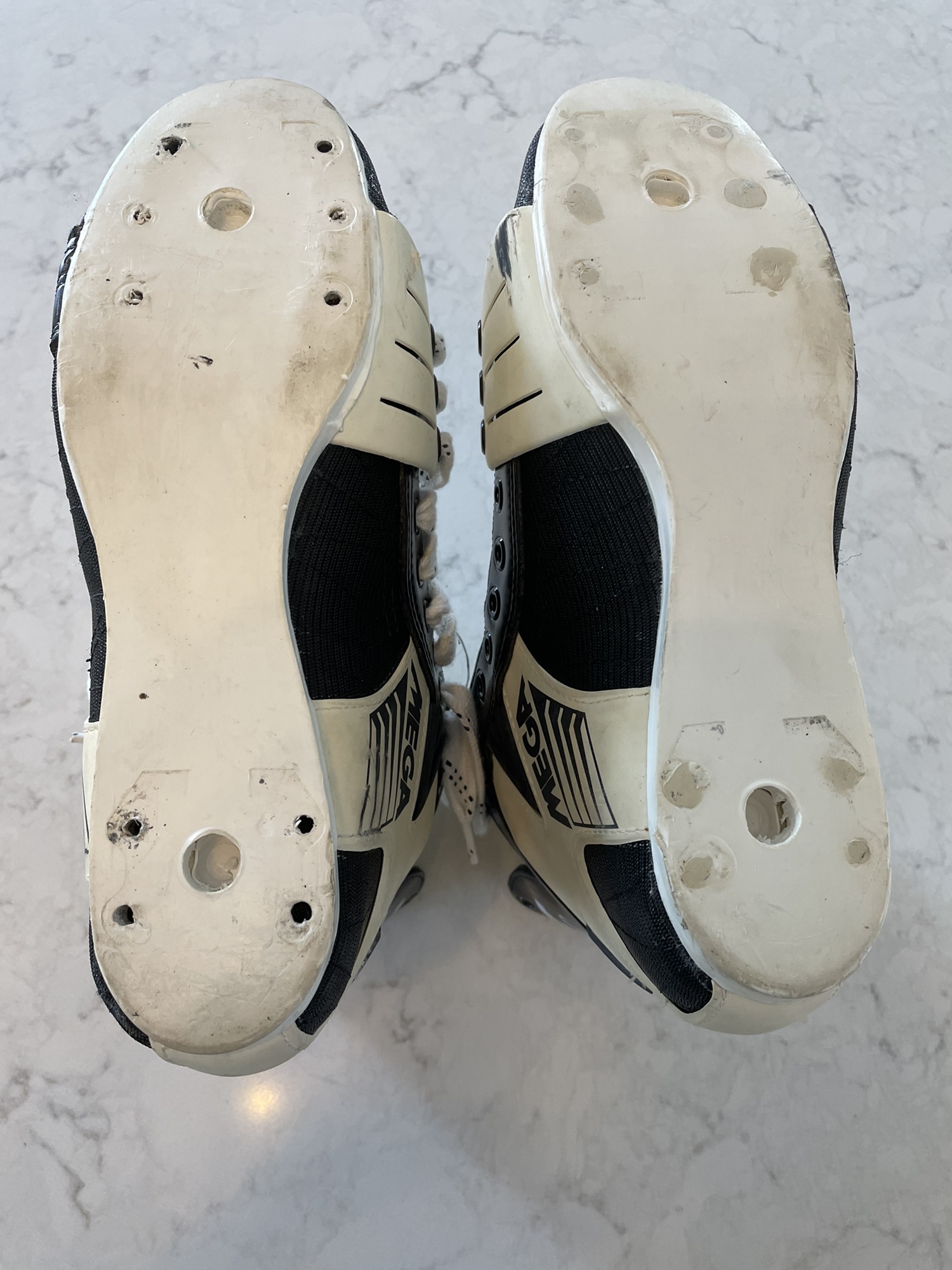 Micron Mega Air 90 skate boots size 7.5 | SidelineSwap