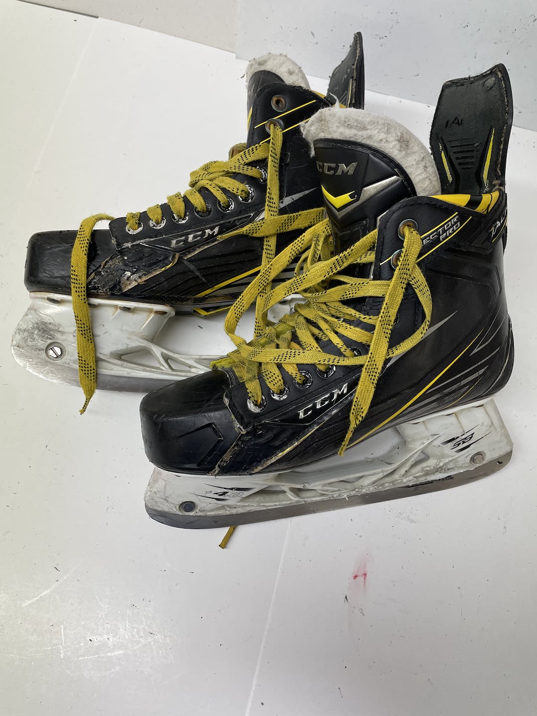 Used Ccm Vector Pro Senior 7 Ice Hockey Skates | SidelineSwap