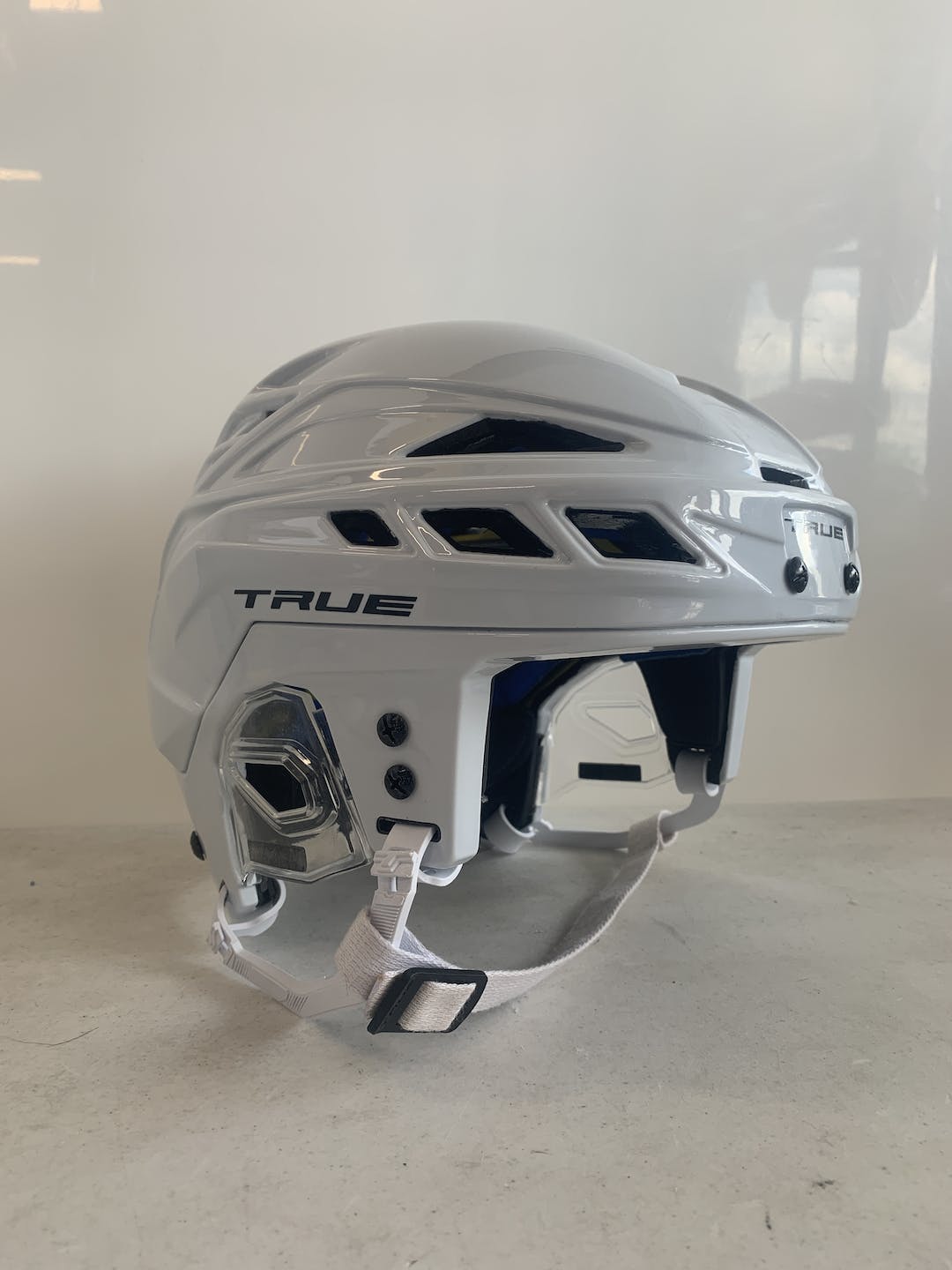 Used True Dynamic 9 Pro Md Hockey Helmets | SidelineSwap
