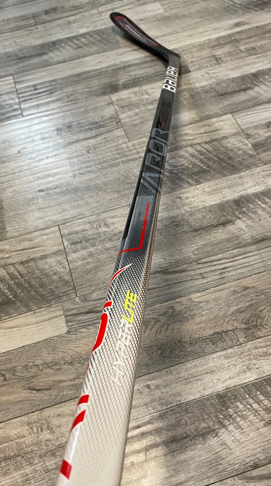 New! 70 Flex Left Hand P92 Vapor Hyperlite Hockey Stick | SidelineSwap