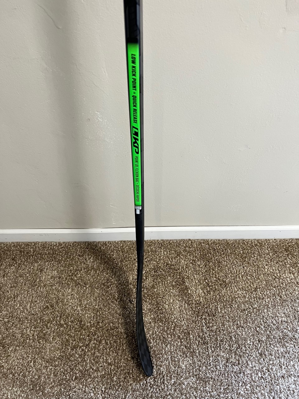 Intermediate New Right Handed CCM Ribcore Trigger 6 Pro Hockey Stick ...