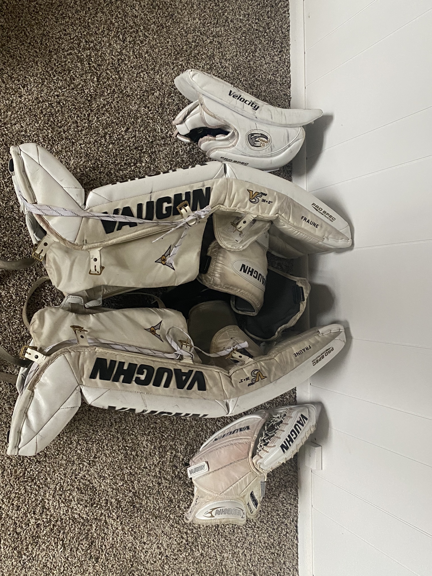 35" Regular Pro Stock Velocity V5 Goalie Full Set | SidelineSwap