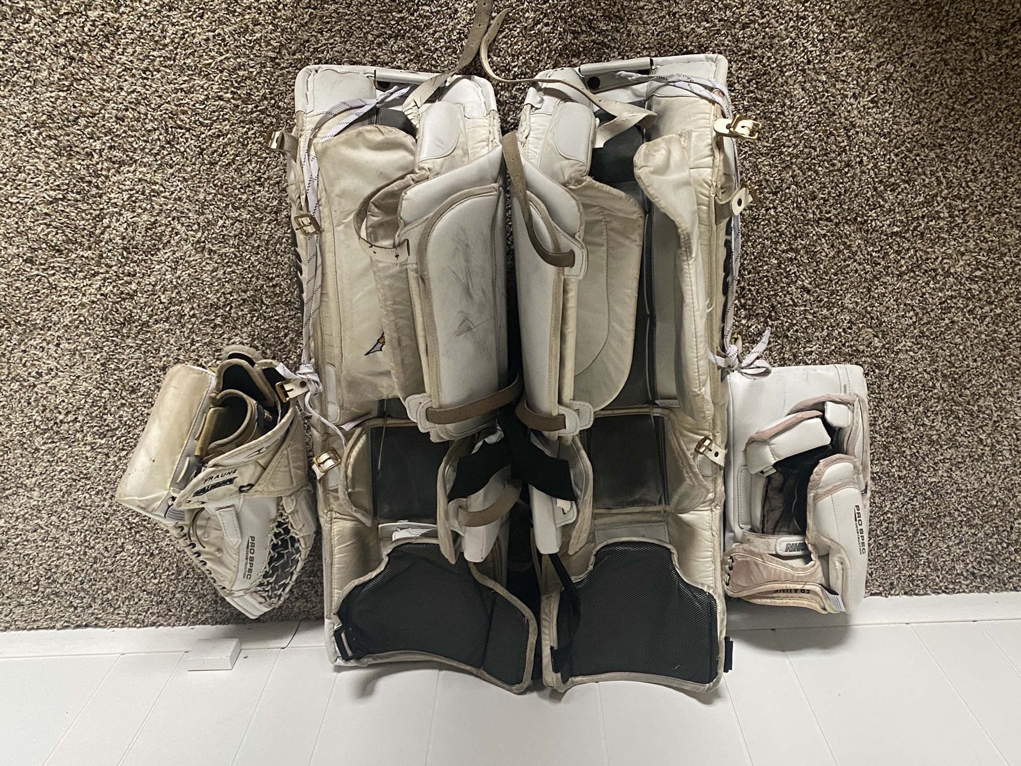 35" Regular Pro Stock Velocity V5 Goalie Full Set | SidelineSwap