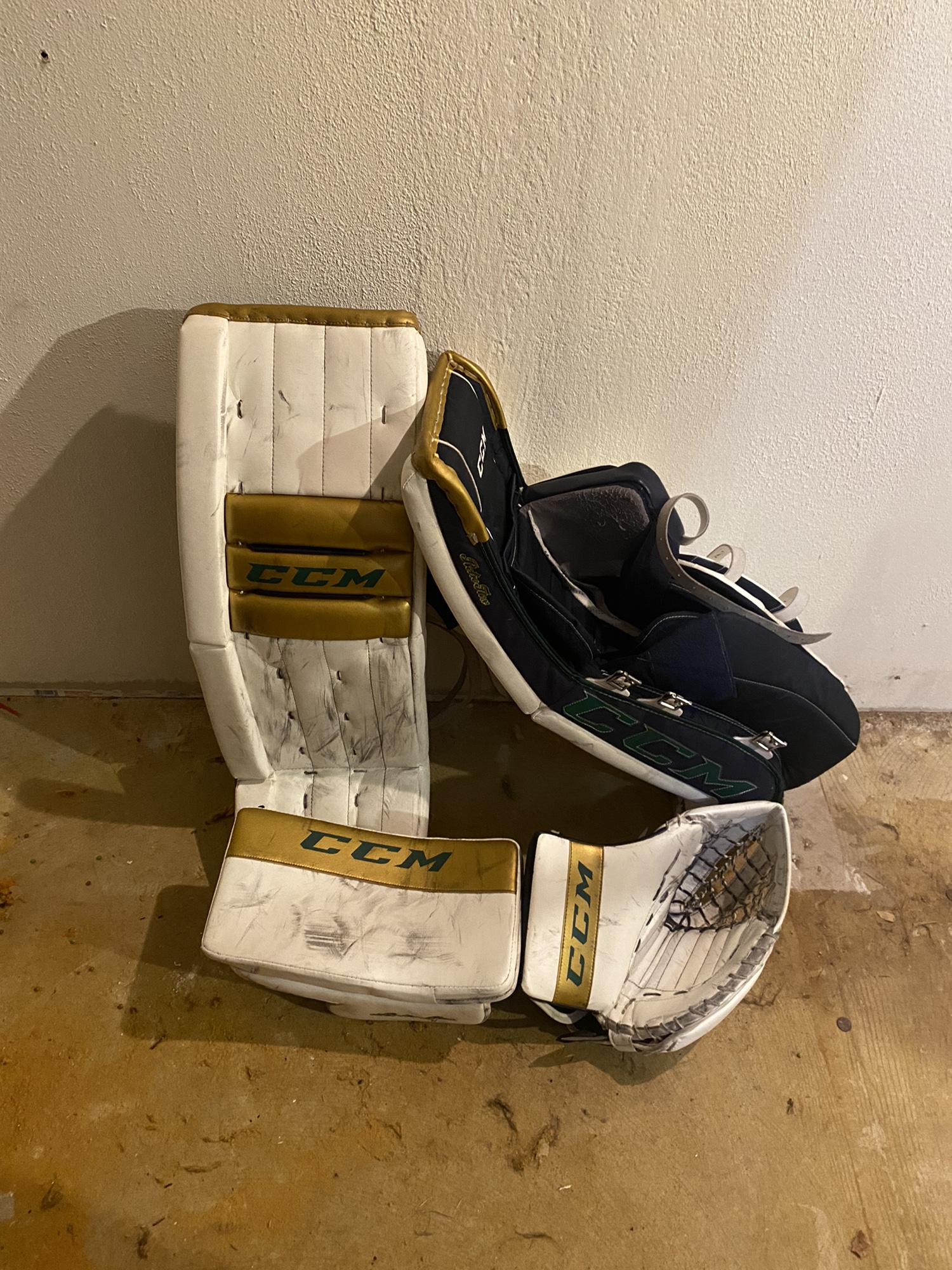 CCM Retro Flex Goalie Full Set - Cale Morris | SidelineSwap