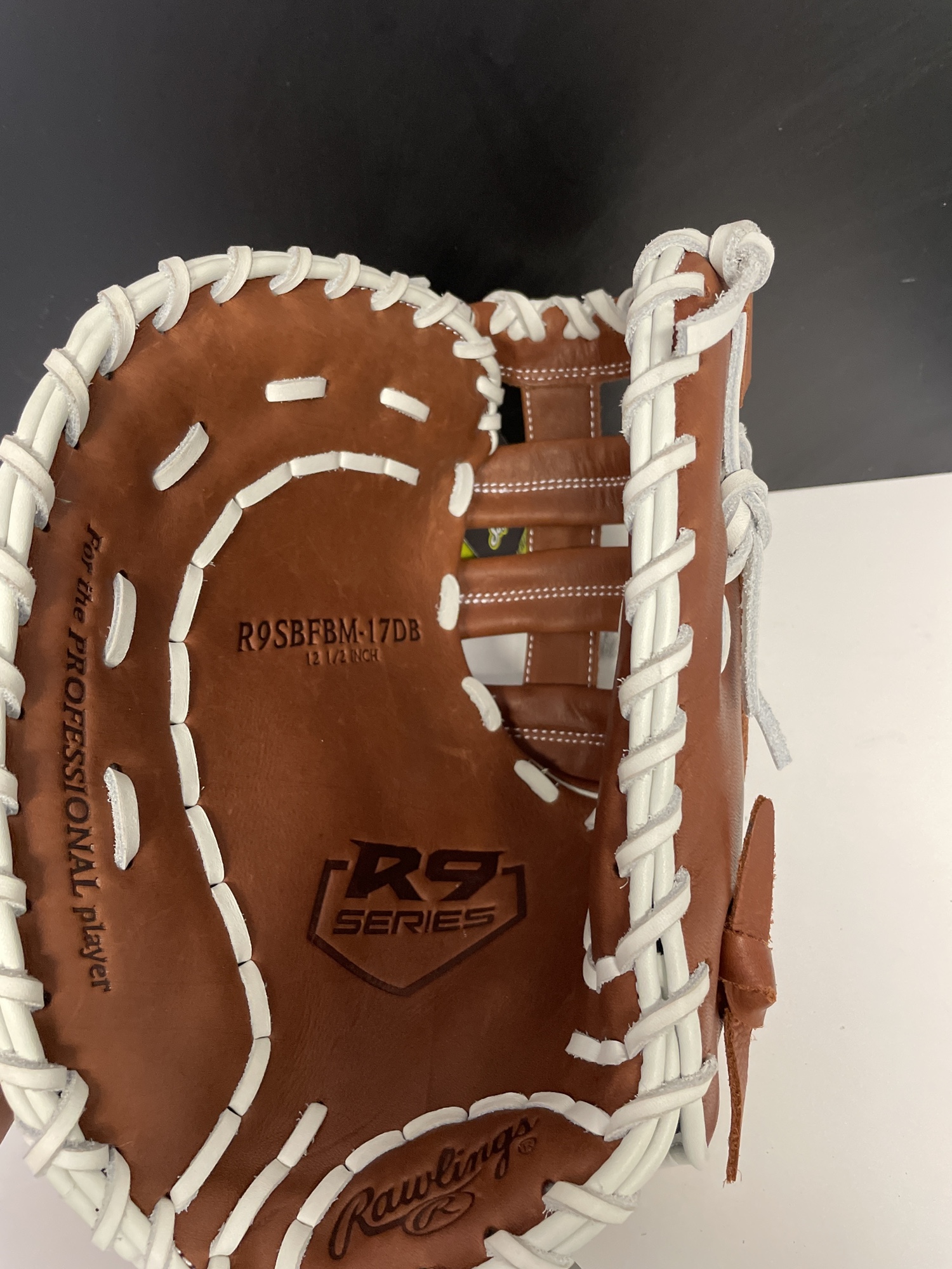 New Left Hand Throw 12.5" R9 Baseball Glove | SidelineSwap