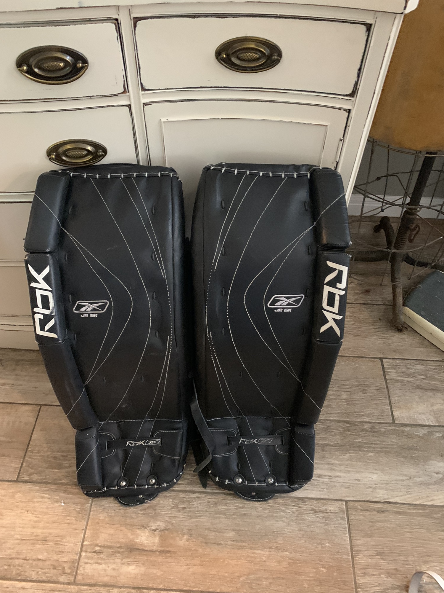 Reebok goalie pads | SidelineSwap
