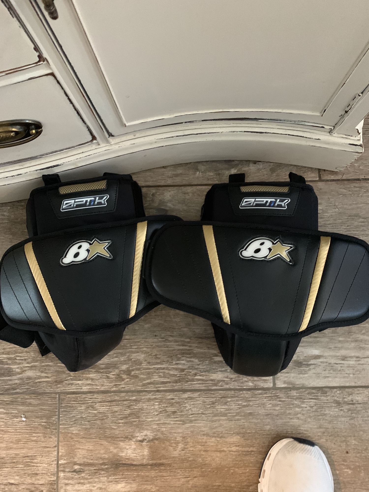 Brian’s goalie knee pads | SidelineSwap