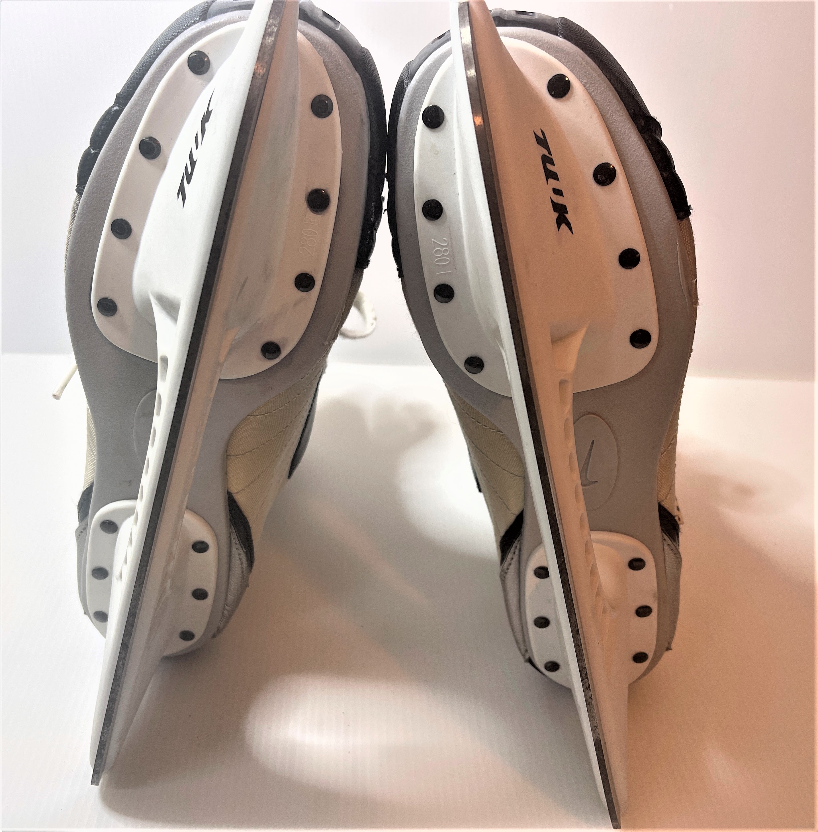 Senior Used Nike Hockey Skates Extra Wide Width Size 10.5 | SidelineSwap