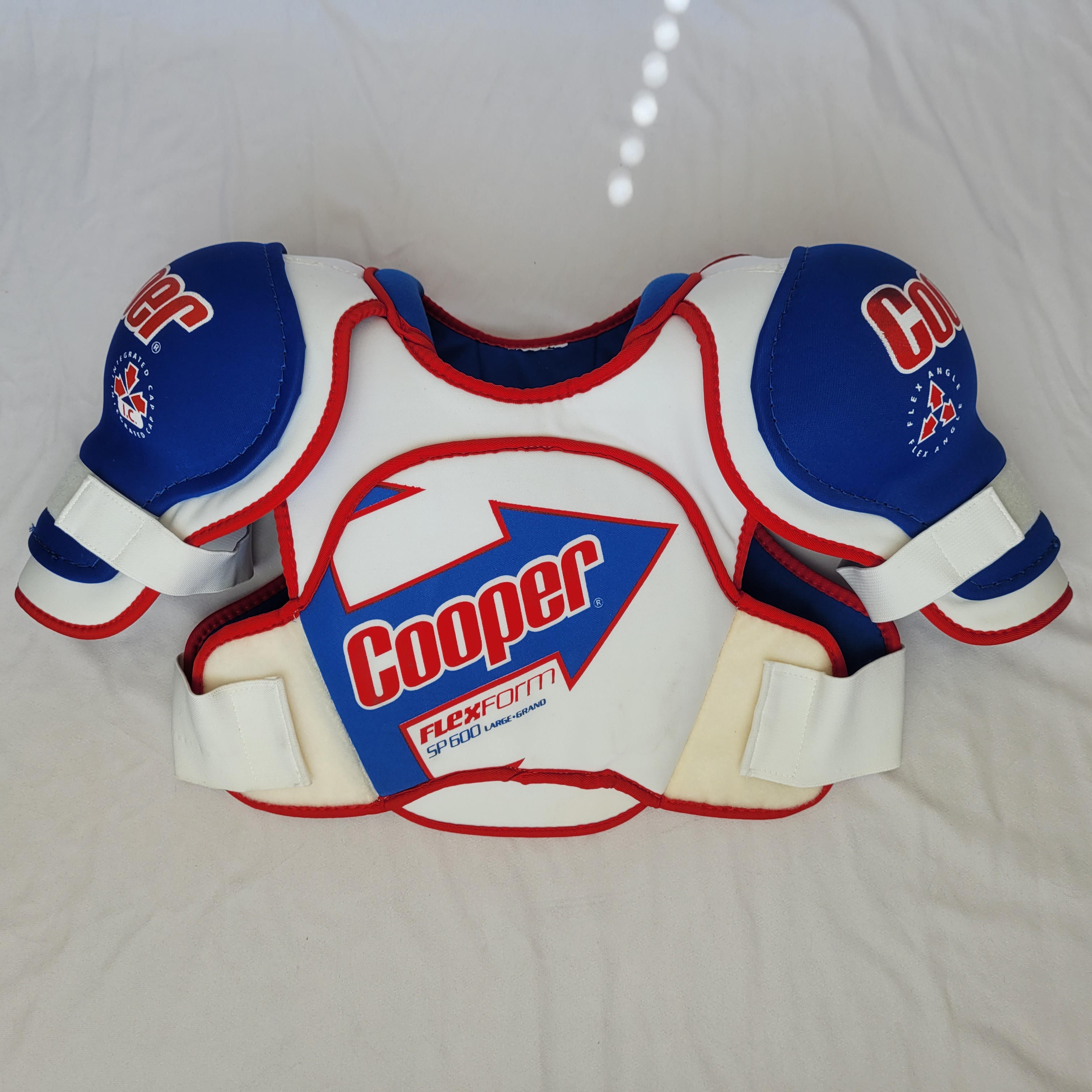 Vintage Cooper FlexForm SP600 Large shoulder pads | SidelineSwap