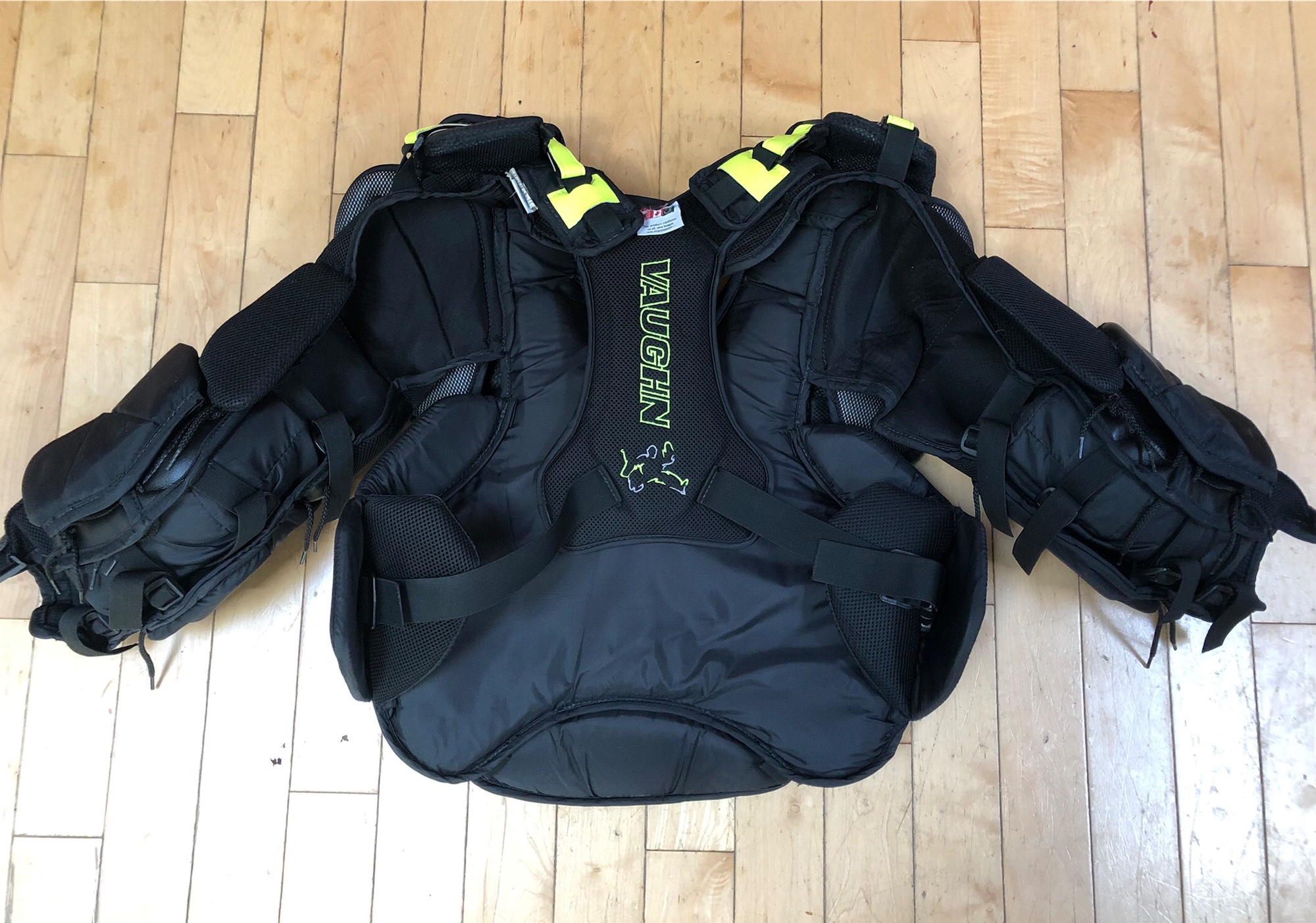 Sr Medium Vaughn VE8 Pro Carbon Goalie Chest Protector | SidelineSwap