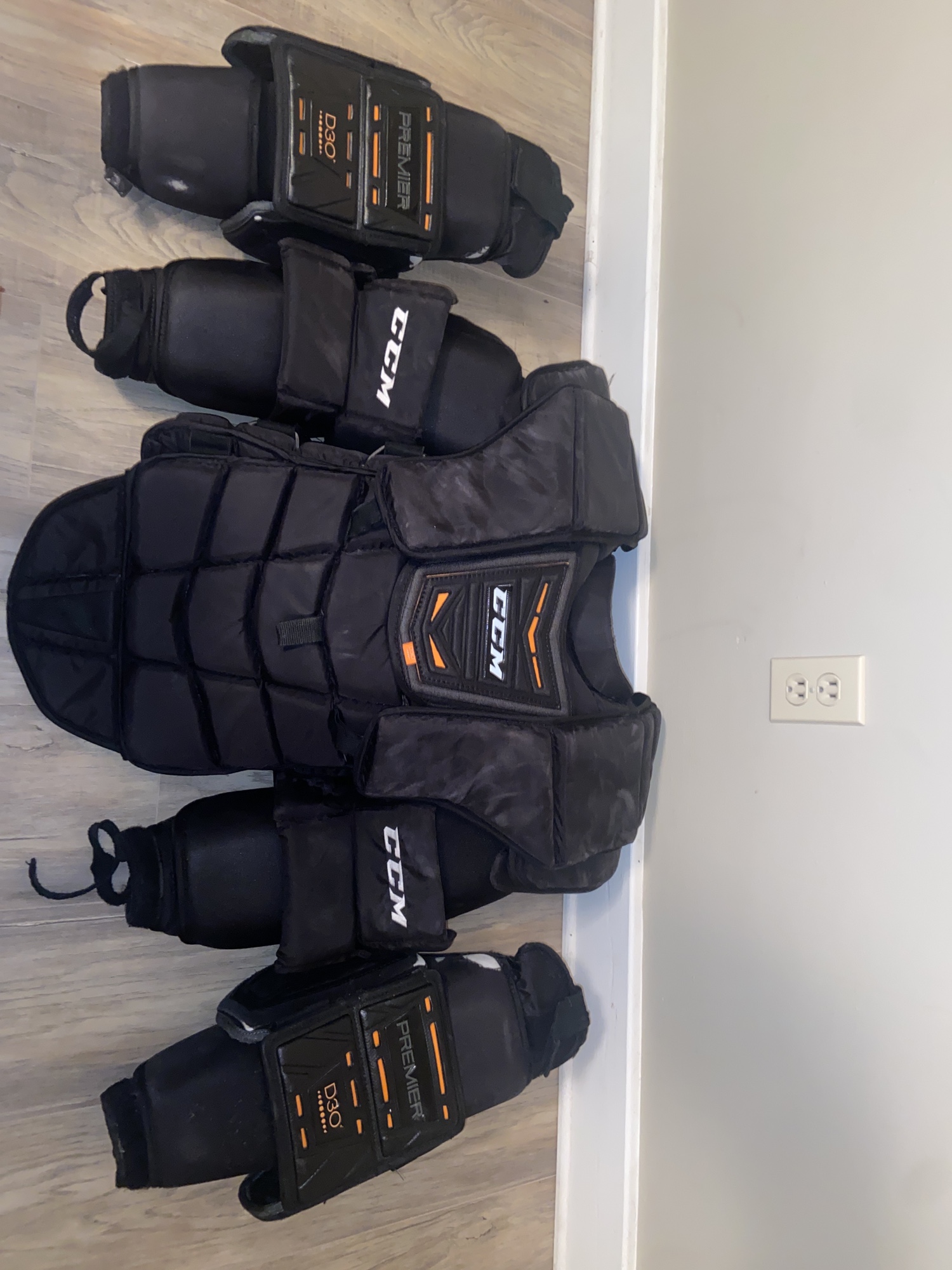 *rare* CCM AB18 goalie chest protector + Extra Premier Pro Arms With ...