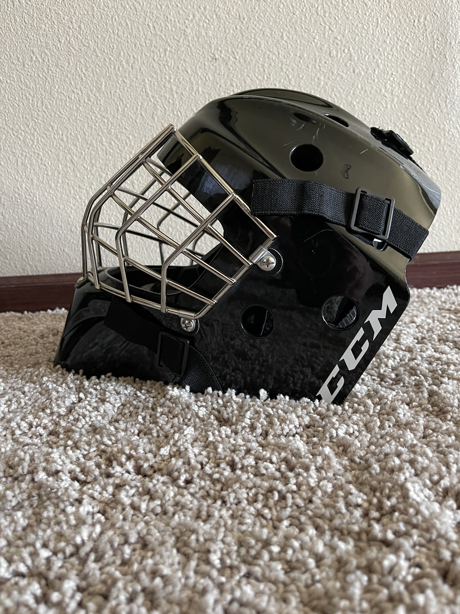 Used CCM GFL1.5 Goalie Mask | SidelineSwap