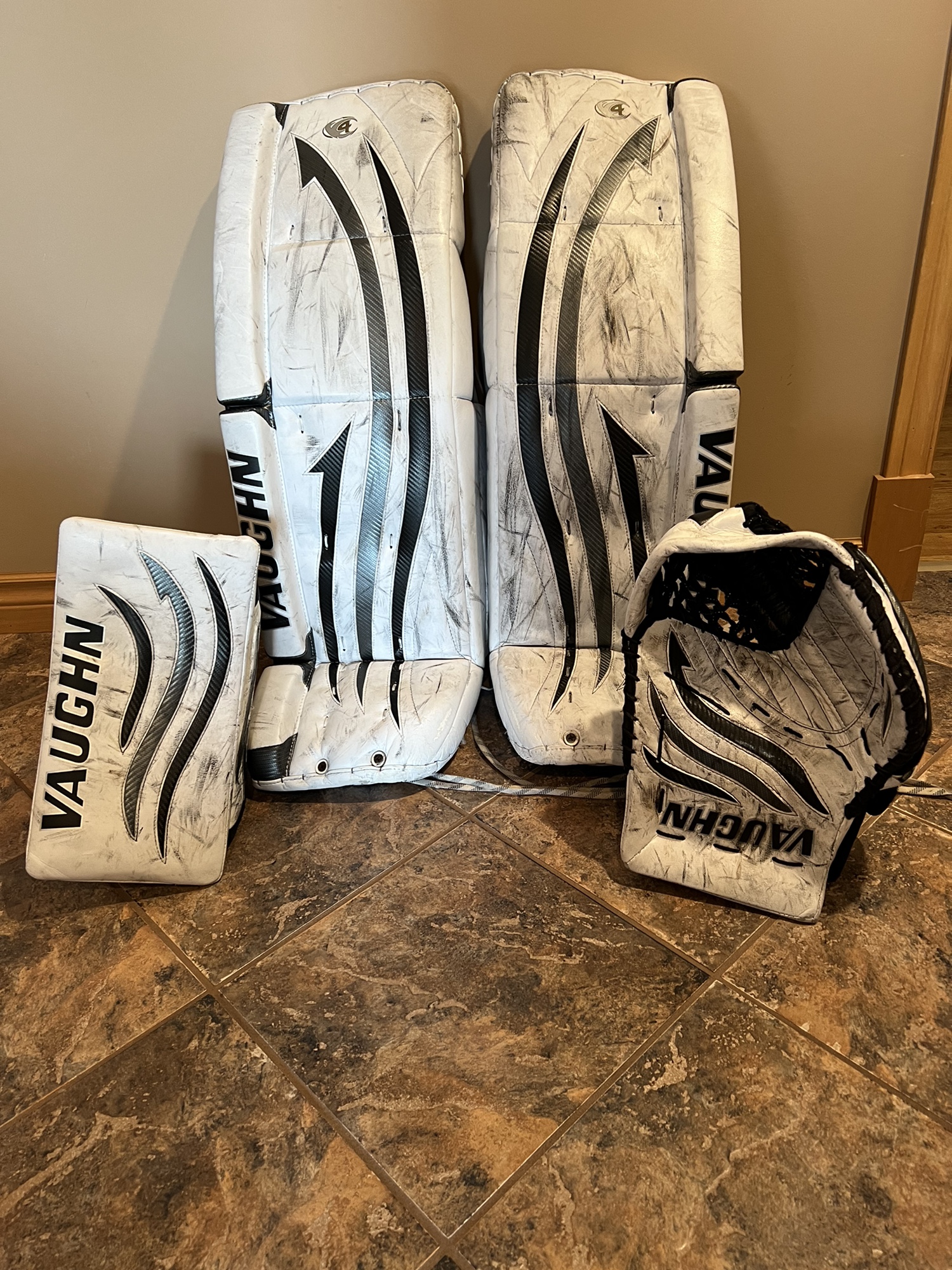 Vaughn Velocity 7900 Custom Full Set 35+2 | SidelineSwap