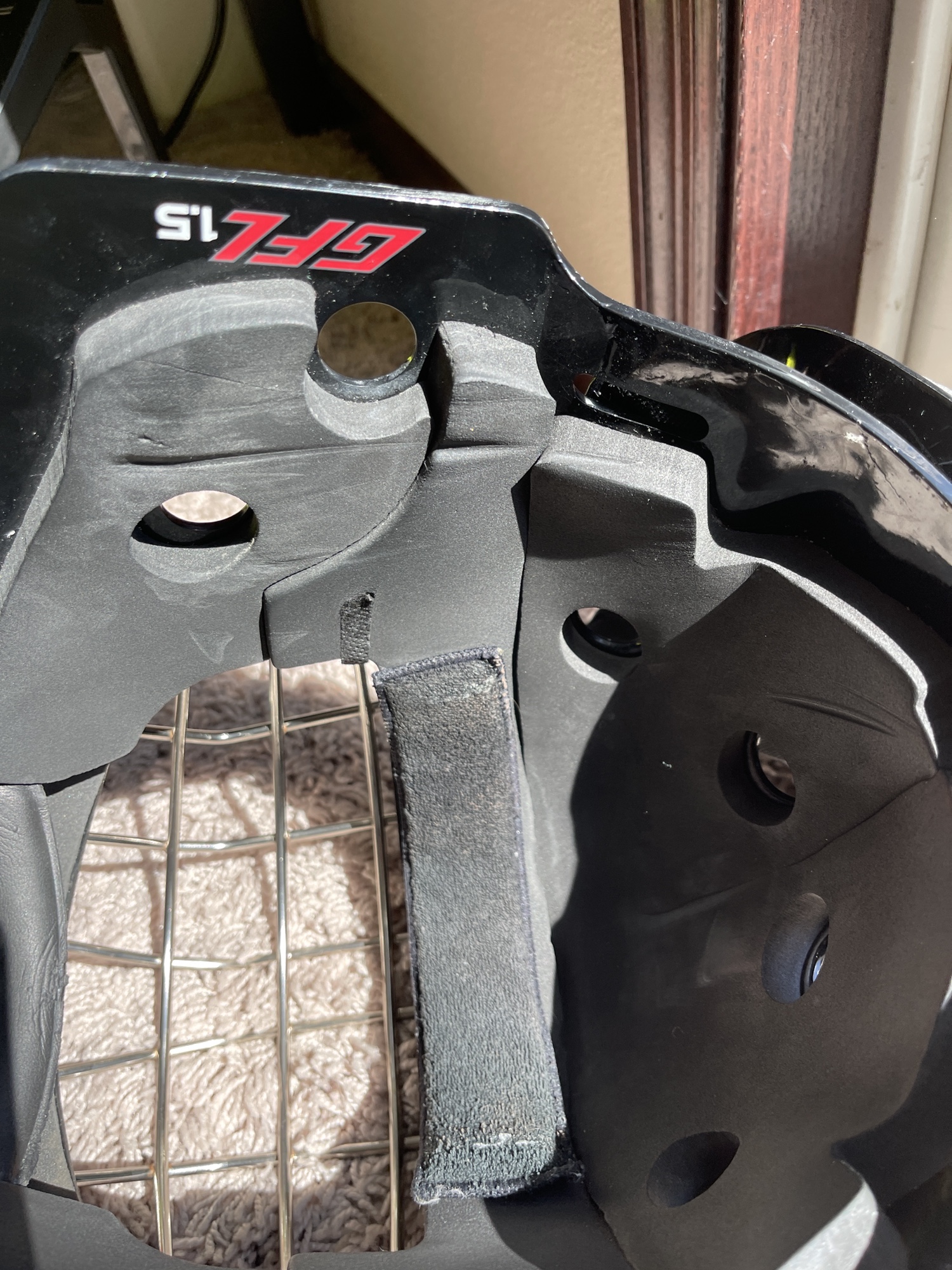 Used CCM GFL1.5 Goalie Mask | SidelineSwap