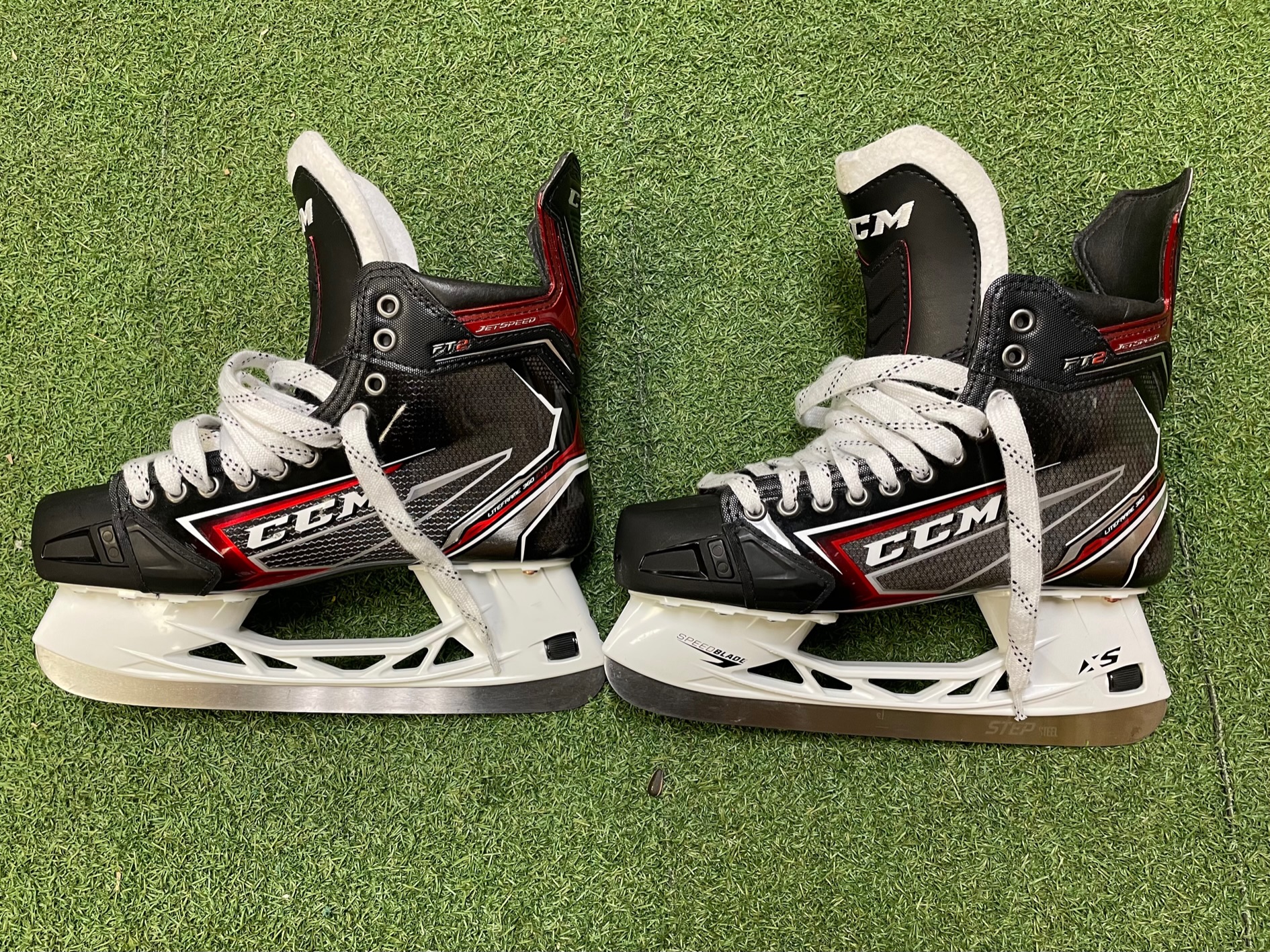 CCM Jetspeed FT2 Pro Stock Skates Size 9D | SidelineSwap