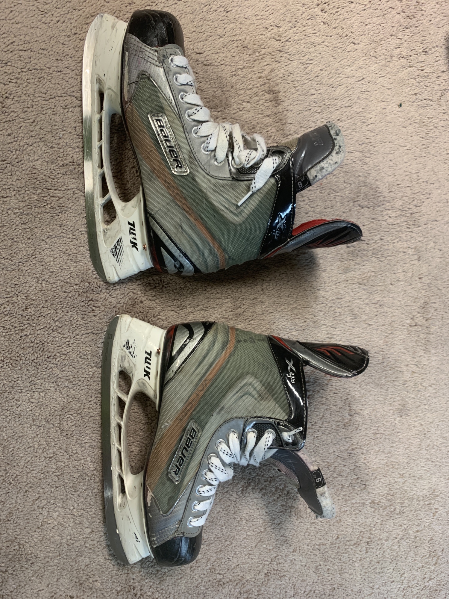 Used Bauer Extra Wide Width Size 9 X4.0 Hockey Skates | SidelineSwap