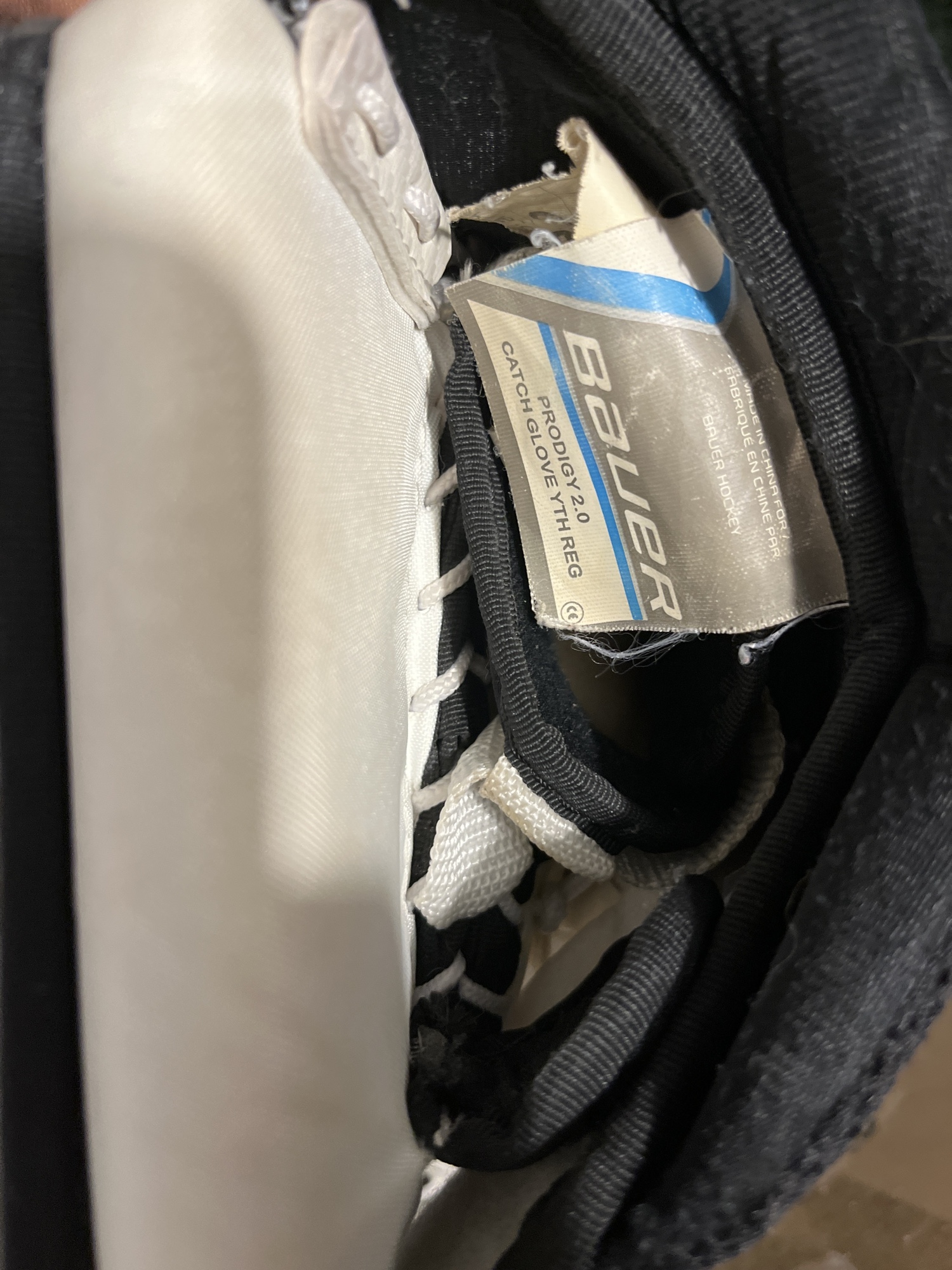 Bauer Prodigy 2.0 Youth Catcher Left Hand | SidelineSwap