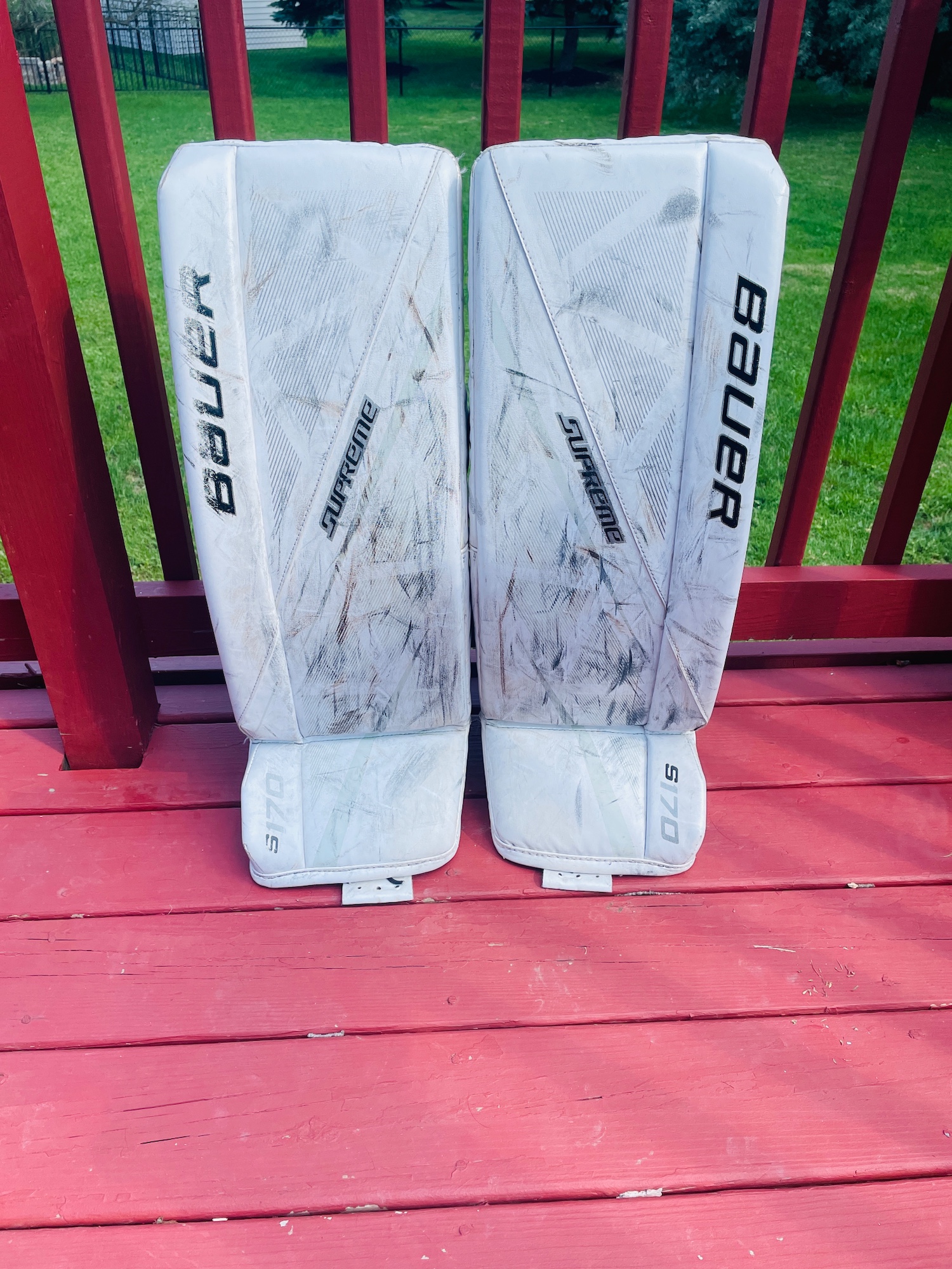 30" Bauer Supreme S170 Goalie Leg Pads | SidelineSwap