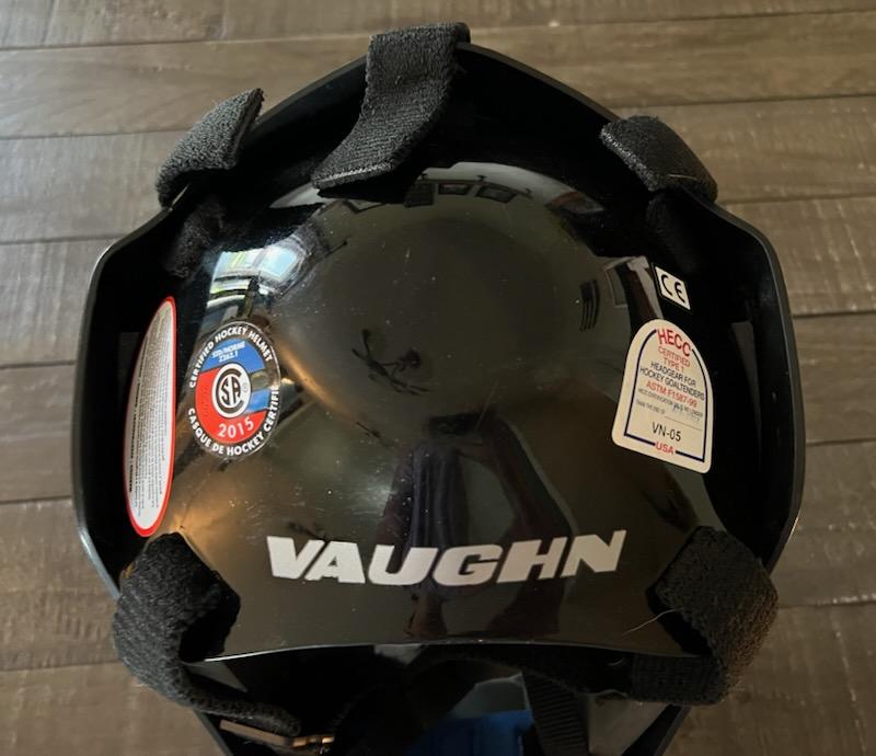 Junior Used Vaughn VM 7400 Goalie Mask | SidelineSwap